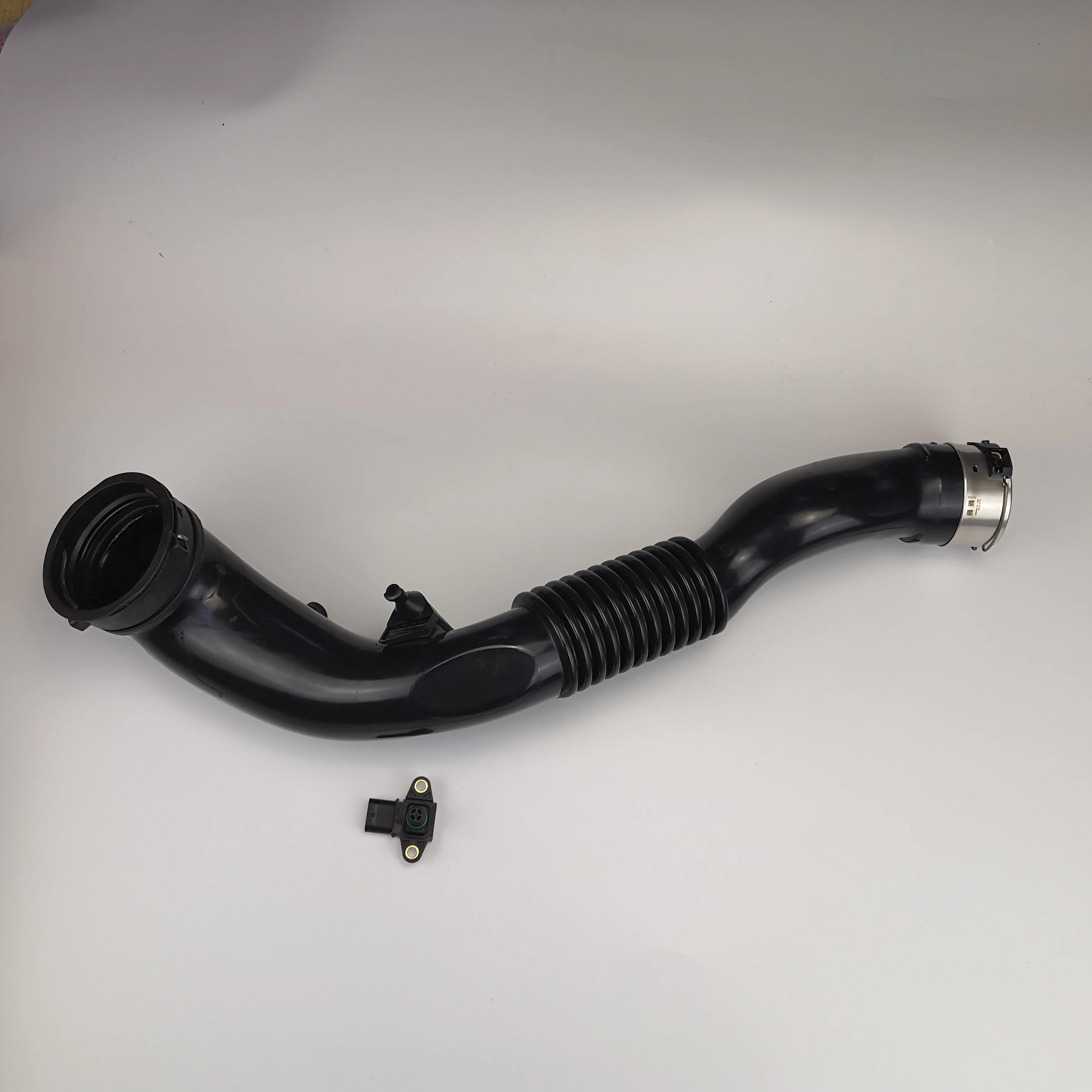 BMW X3 F25 X4 F26 F34 F32 OEM 13717604033 Air Intake Hose