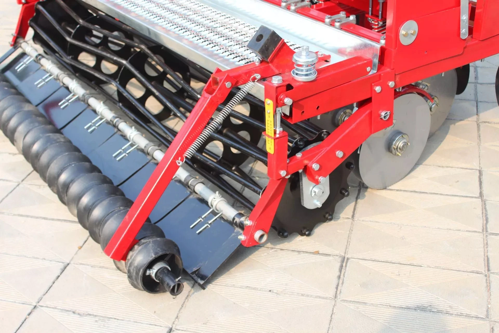 20 Rows of Wheat Machine - High Productivity Seeder