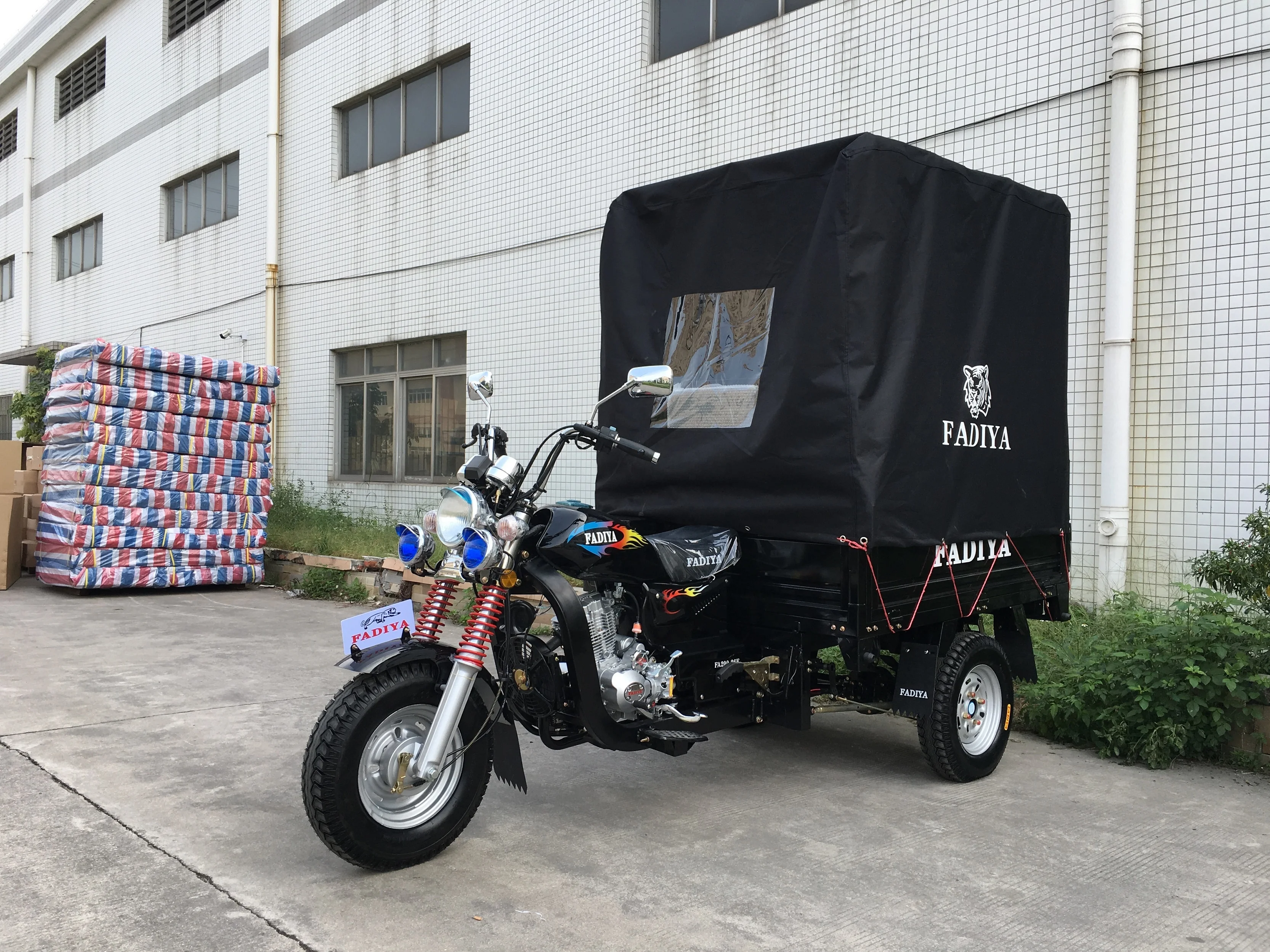 3 Wheel Motorcycle Cargo - 200cc Tricycle with Tent Seat
