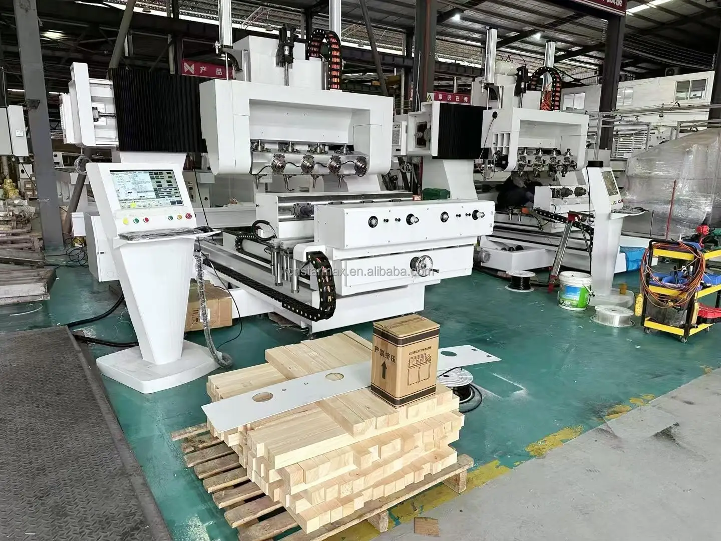 8 Spindles Vertical Wood Milling Machine 5 Axis Multi-Head Water Cooled ...