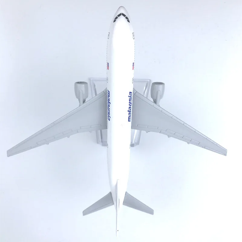 1/400 Scale Alloy Aircraft Boeing 777 Malaysia Airlines 16cm Plane B777 ...