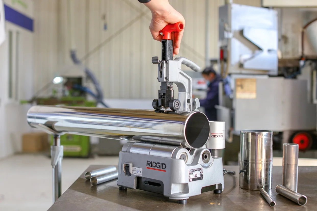 Ridgid Electric Pipe Cutting Machine Desktop Small Handheld Stainless ...