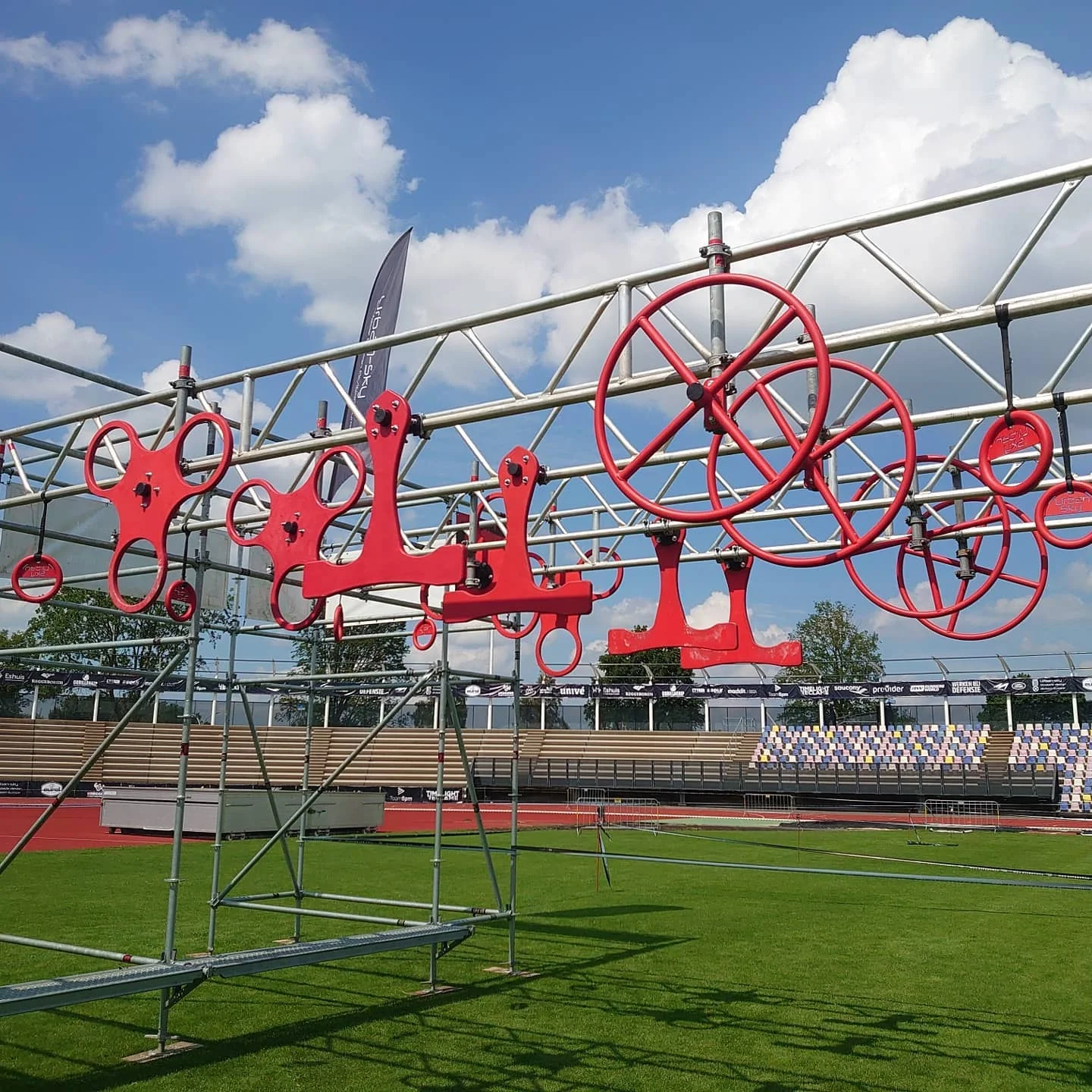 Tough Mudder Obstacle - Durable Spinning Wheel for Adults & Kids