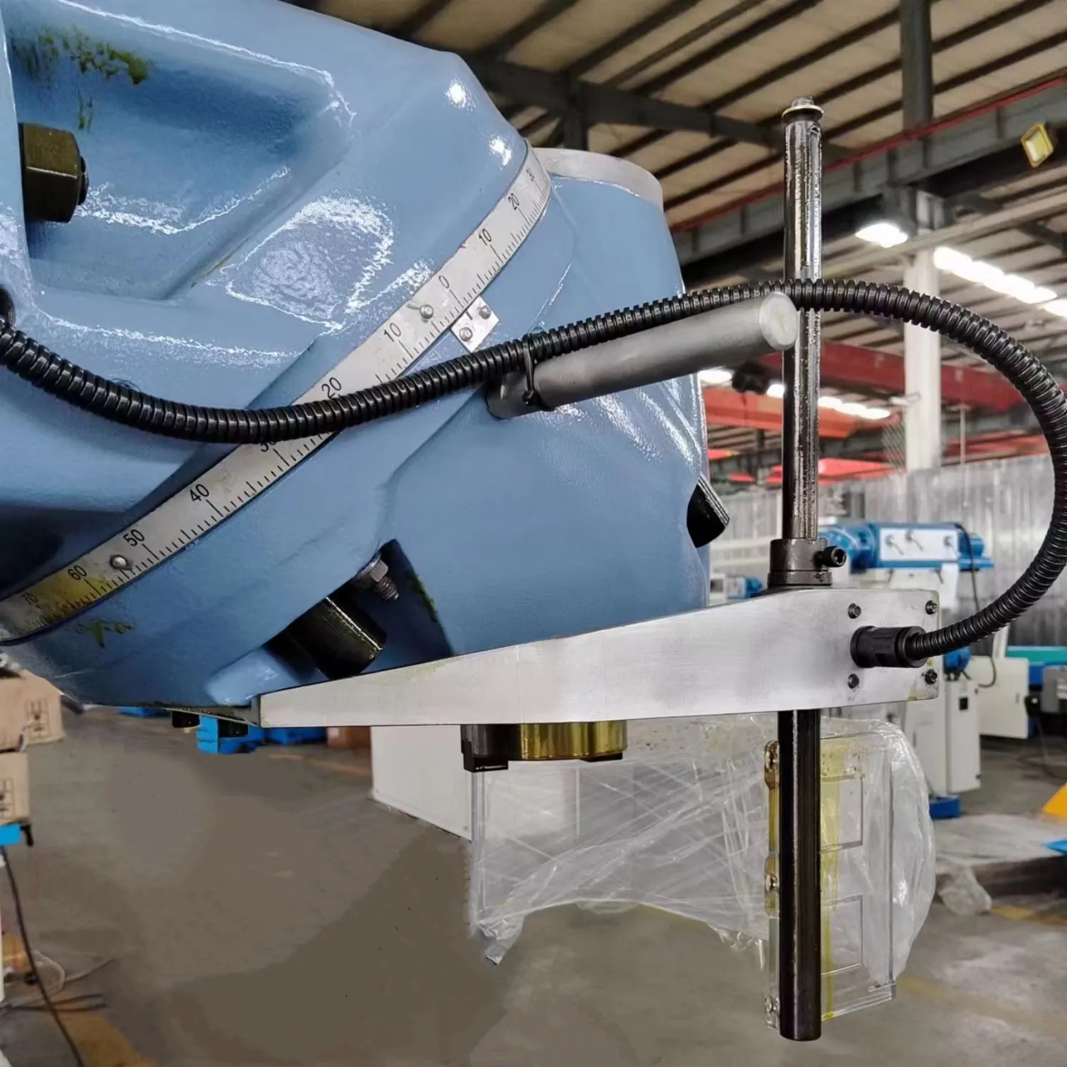 Heavy Duty Universal Milling Machine with DRO China XILI Machine ...