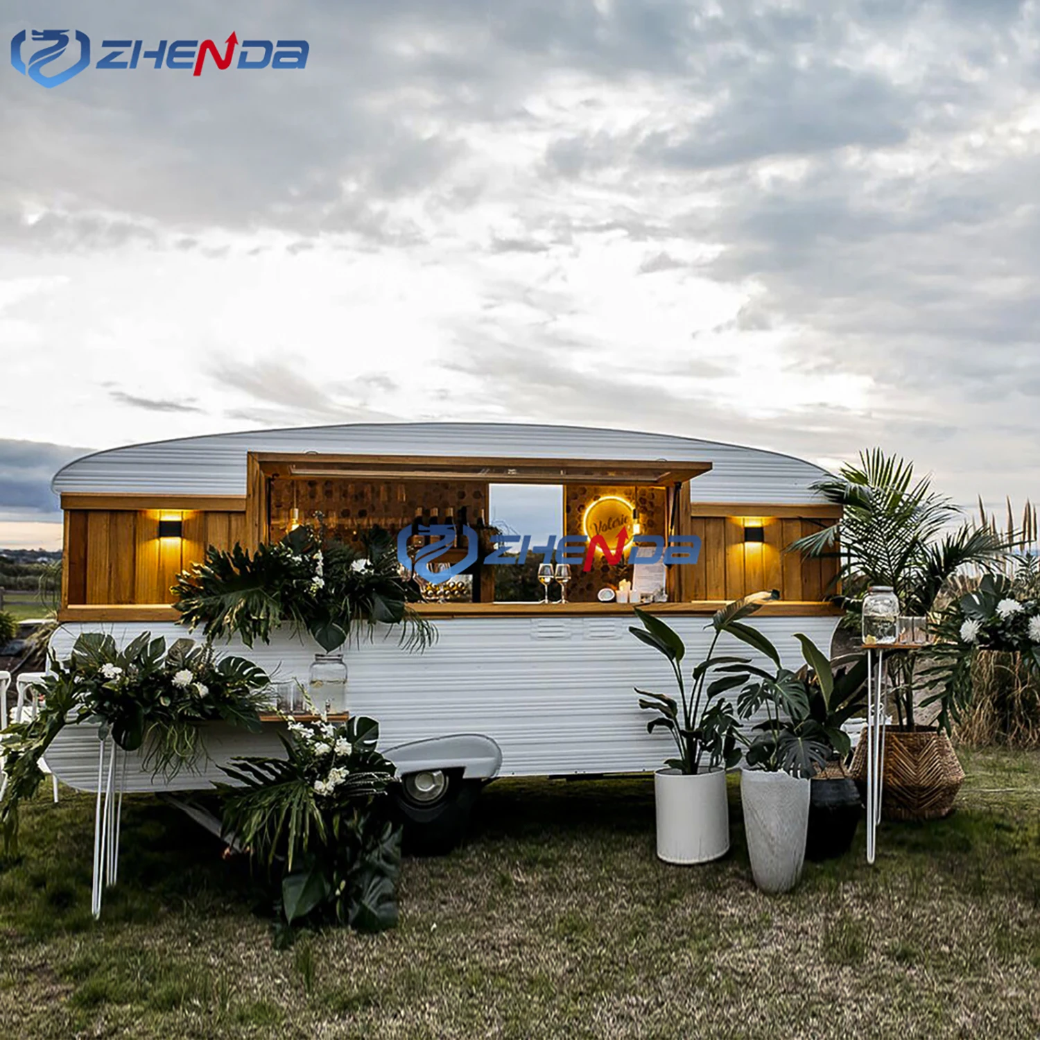 Outdoor Street Food Beverage Snack Dining Car for Sale