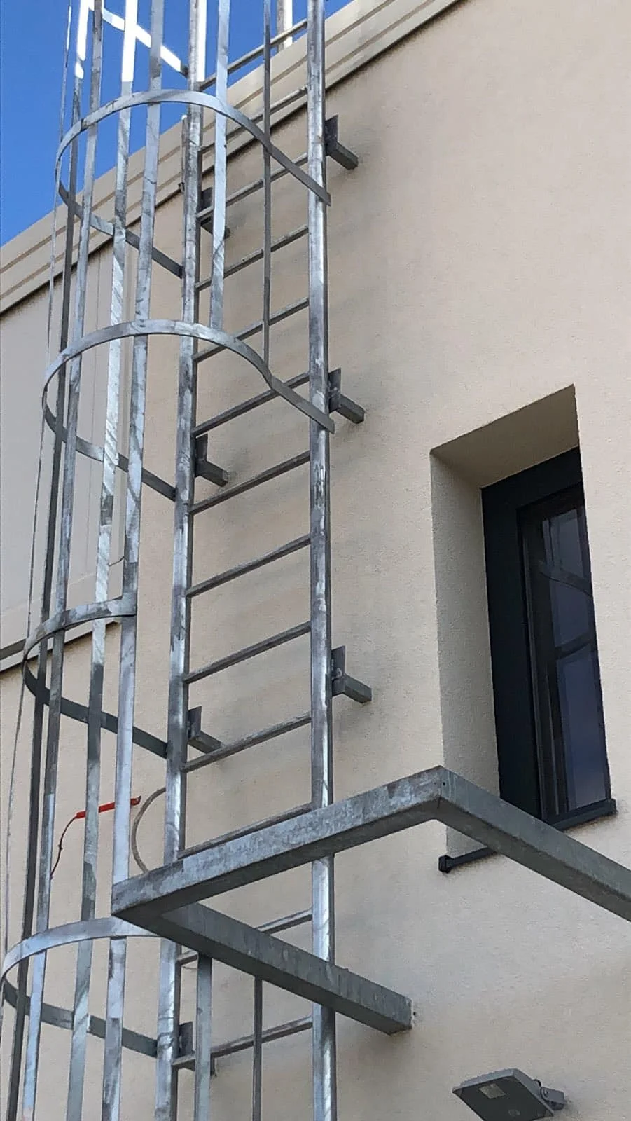 Galvanized Cat Cage Ladder Steel Structure Access Ladder Hoops Kit ...