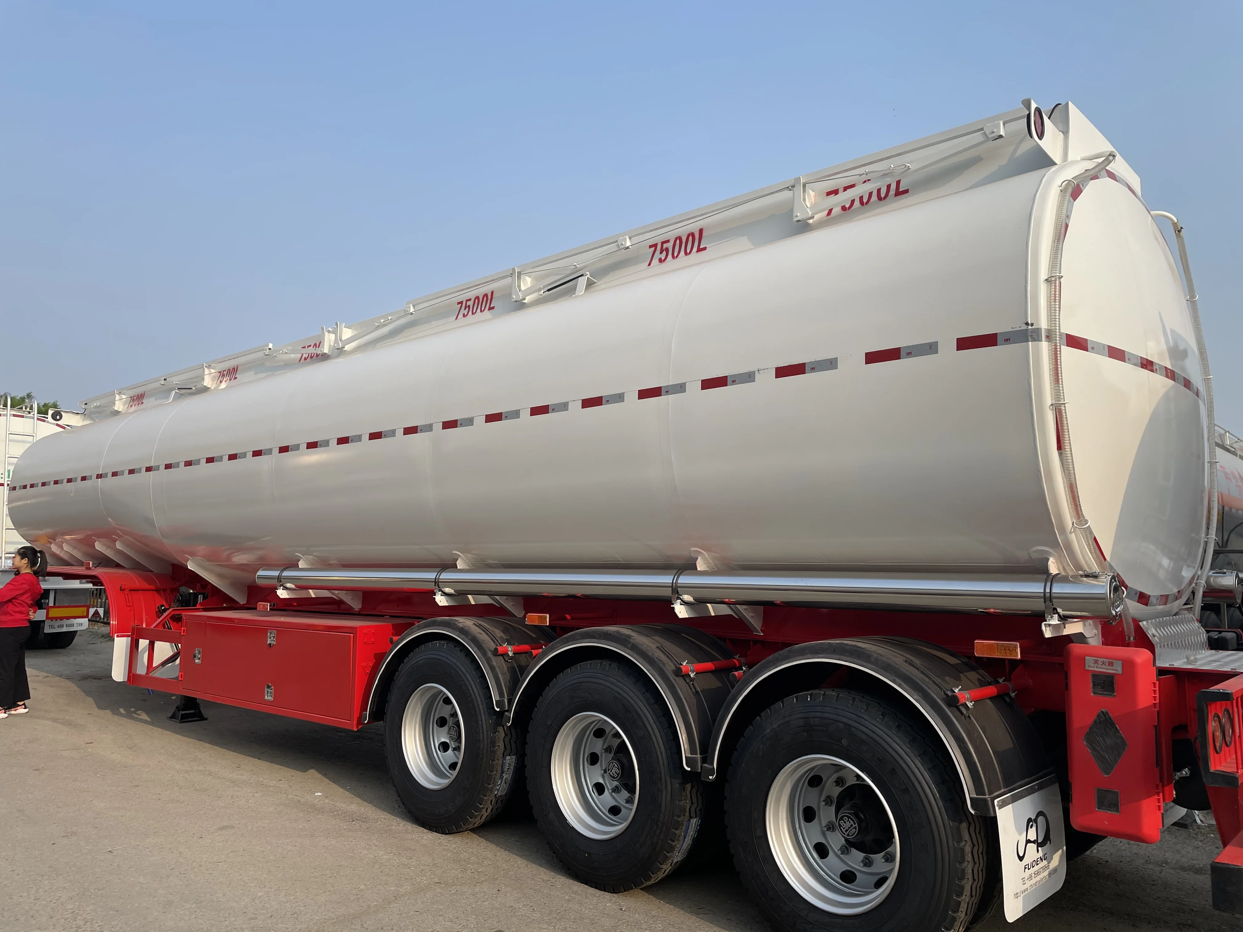 Factory Priced 45000 Liters Tri Axles Aluminium Petrol Oil Fuel Tanker ...