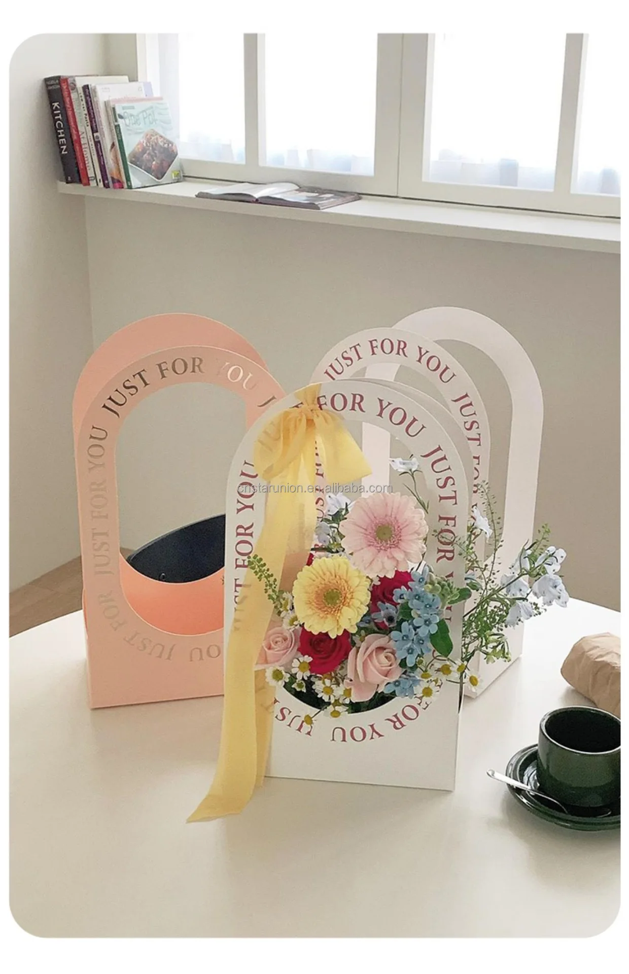 Folding Handheld Flower Box - Stylish & Durable Packaging