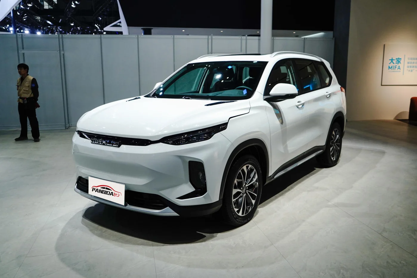 Saic Maxus Mifa 6 - Luxury New Energy Vehicle for Adults