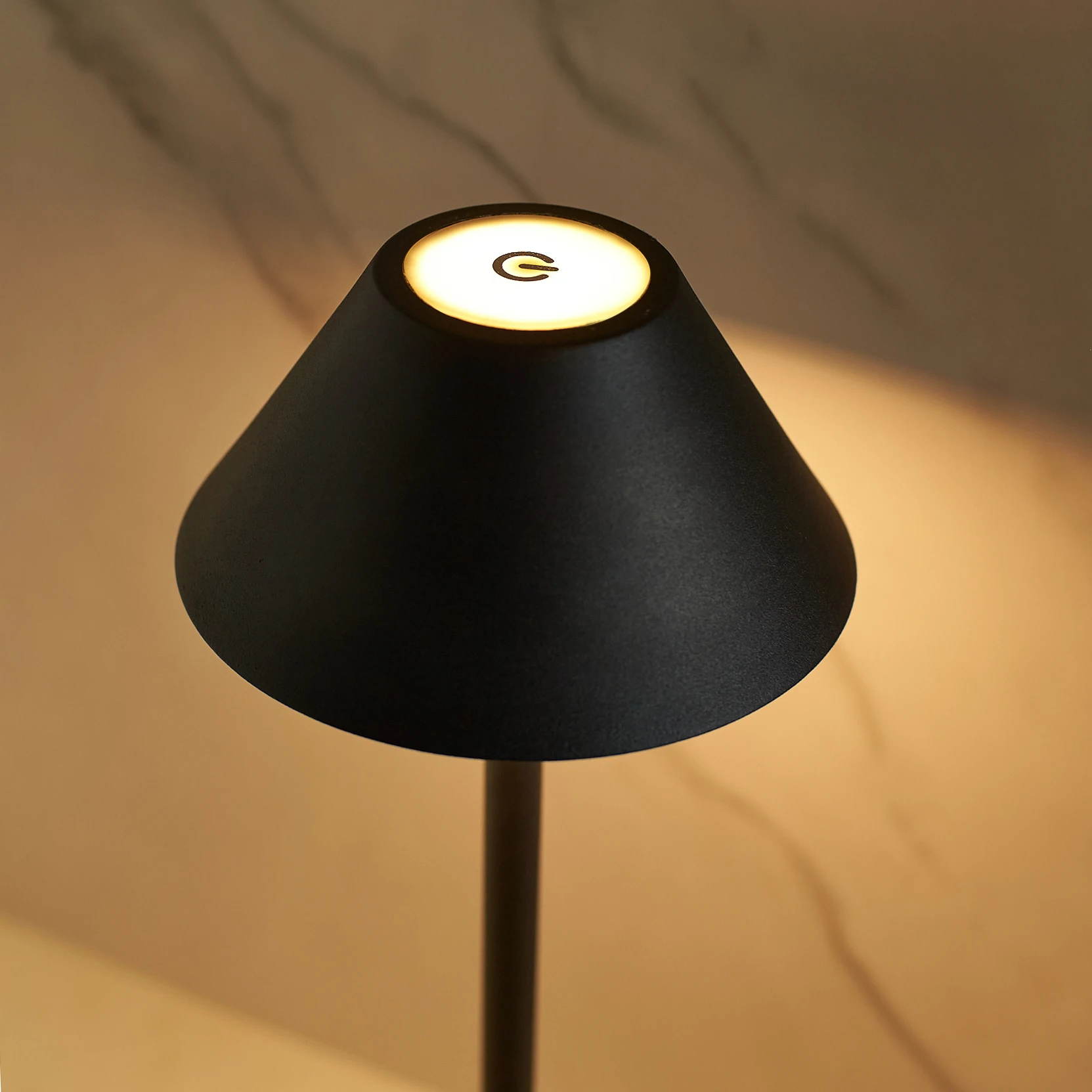 Cordless Rechargeable LED Table Lamp with Touch Control for Restaurants ...