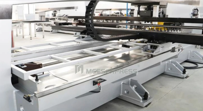 High Power Sheet Cnc Turret Punch Machine Press Metal Plate Hydraulic ...