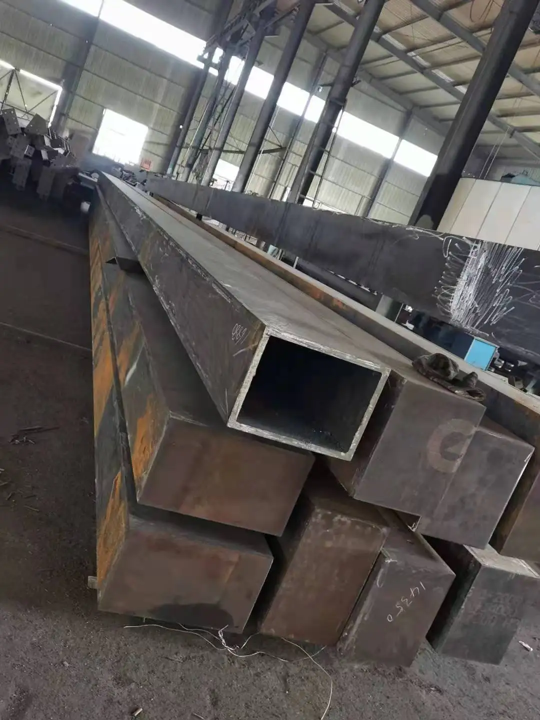 High Quality Black Square Pipe Iron Rectangular Tube Welded Galvanized ...