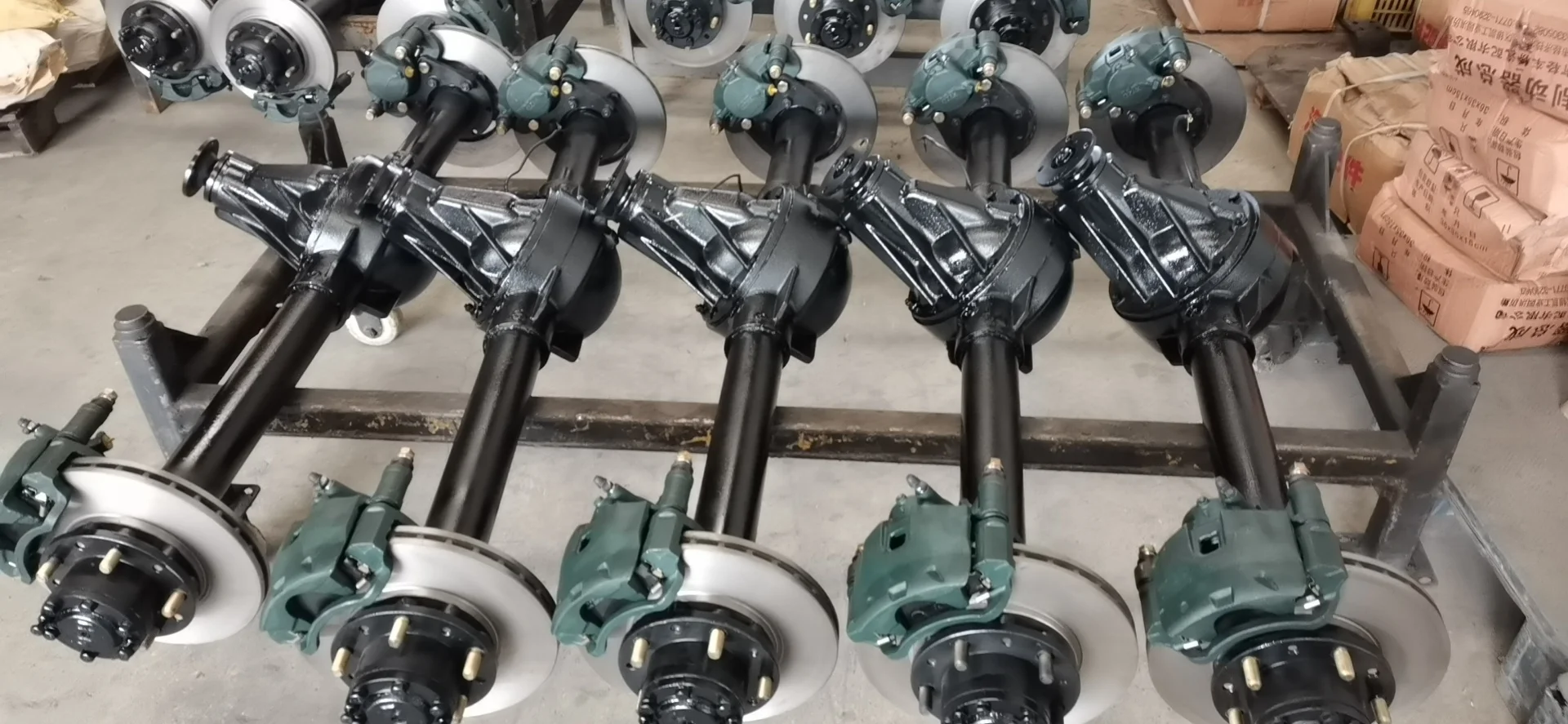 Alibaba.com: Steel 3 Axle Middle Rear Wheel Drive Axle for 1ton Payload ...