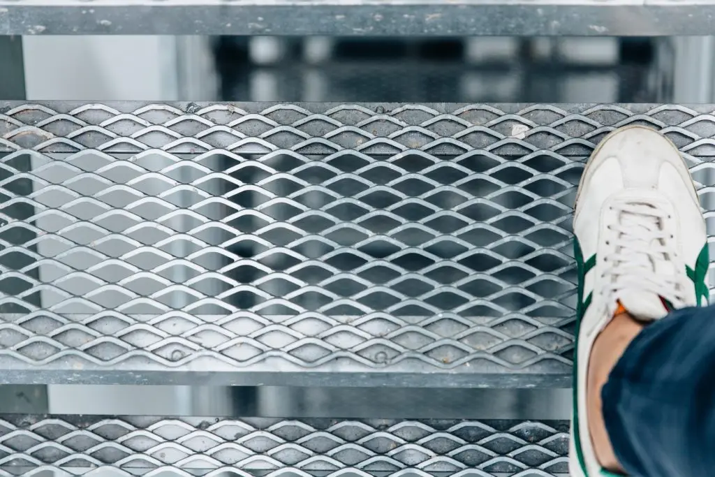 Expanded Metal Mesh Stainless Steel Wire Stair Treads - Buy Aluminum ...