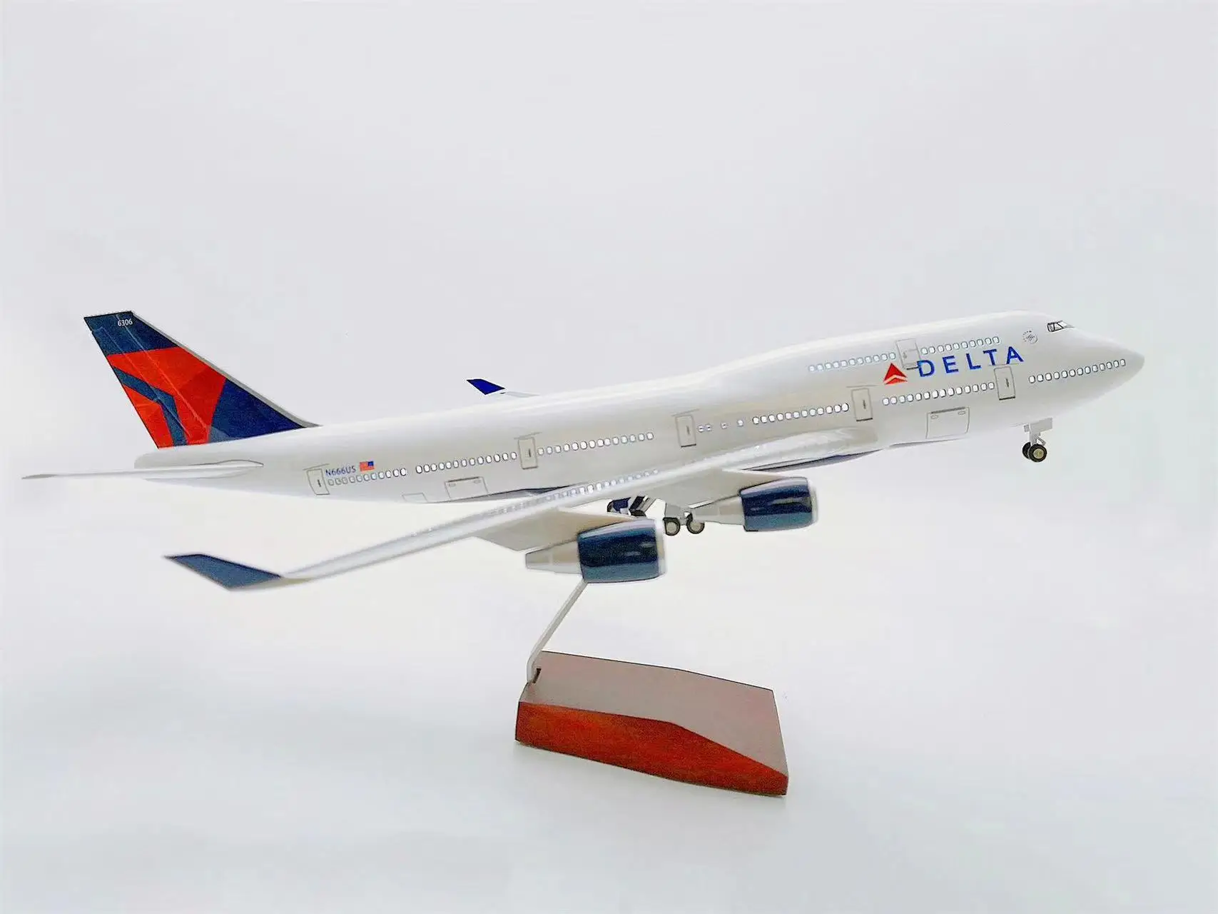 Boeing 747-400 Delta Aircraft Landing Gear Wheel Resin Simulation Model ...