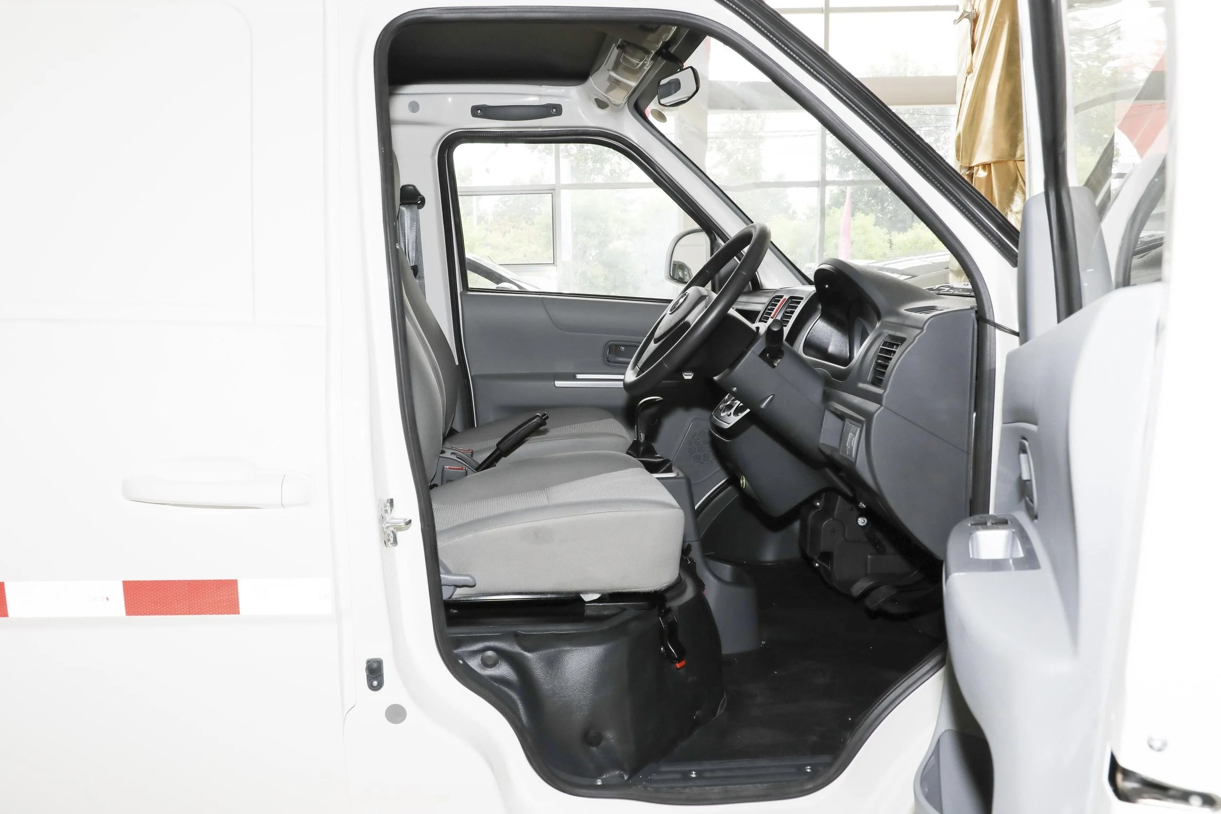 Qiteng M70l Ev Changhe Minivan Right-hand Steering Freight Electric ...