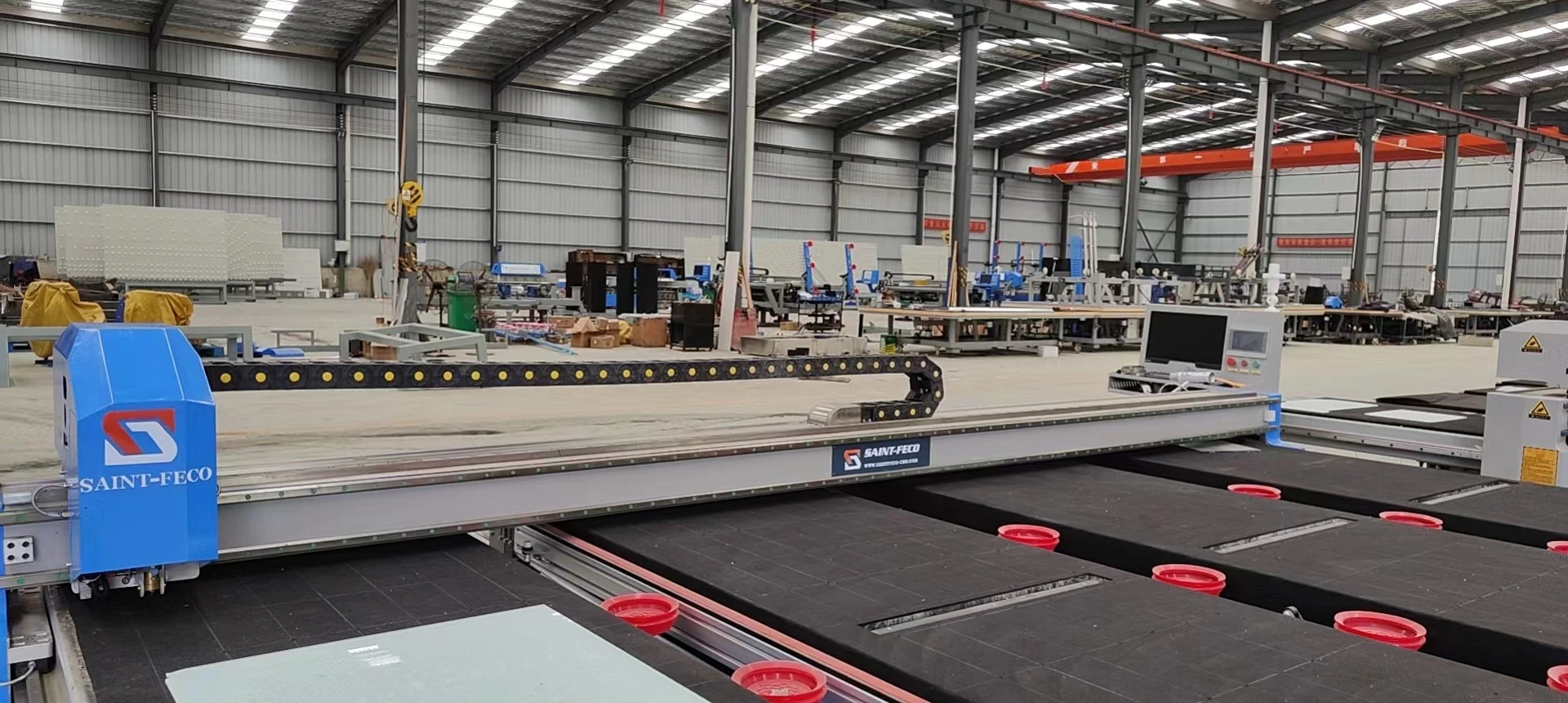 China Fully Automatic Loading Broken Glass Cutting Table Glass Cutting ...