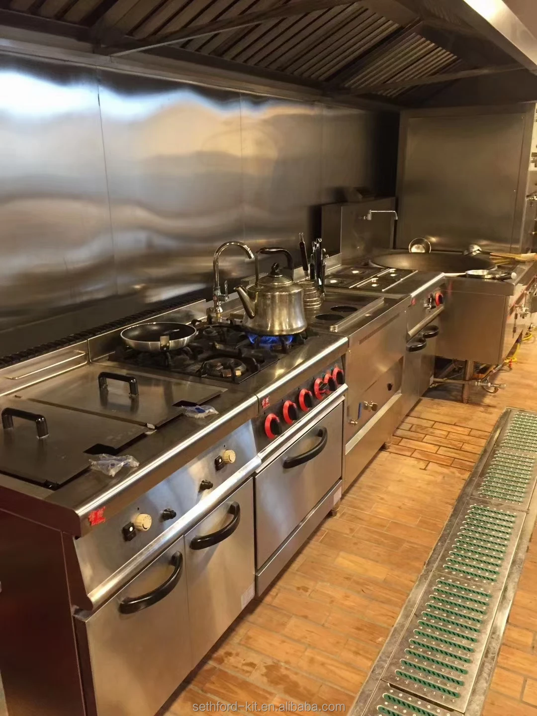 Tilting Bratt Pan - Durable Commercial Gas Cooking Equipment