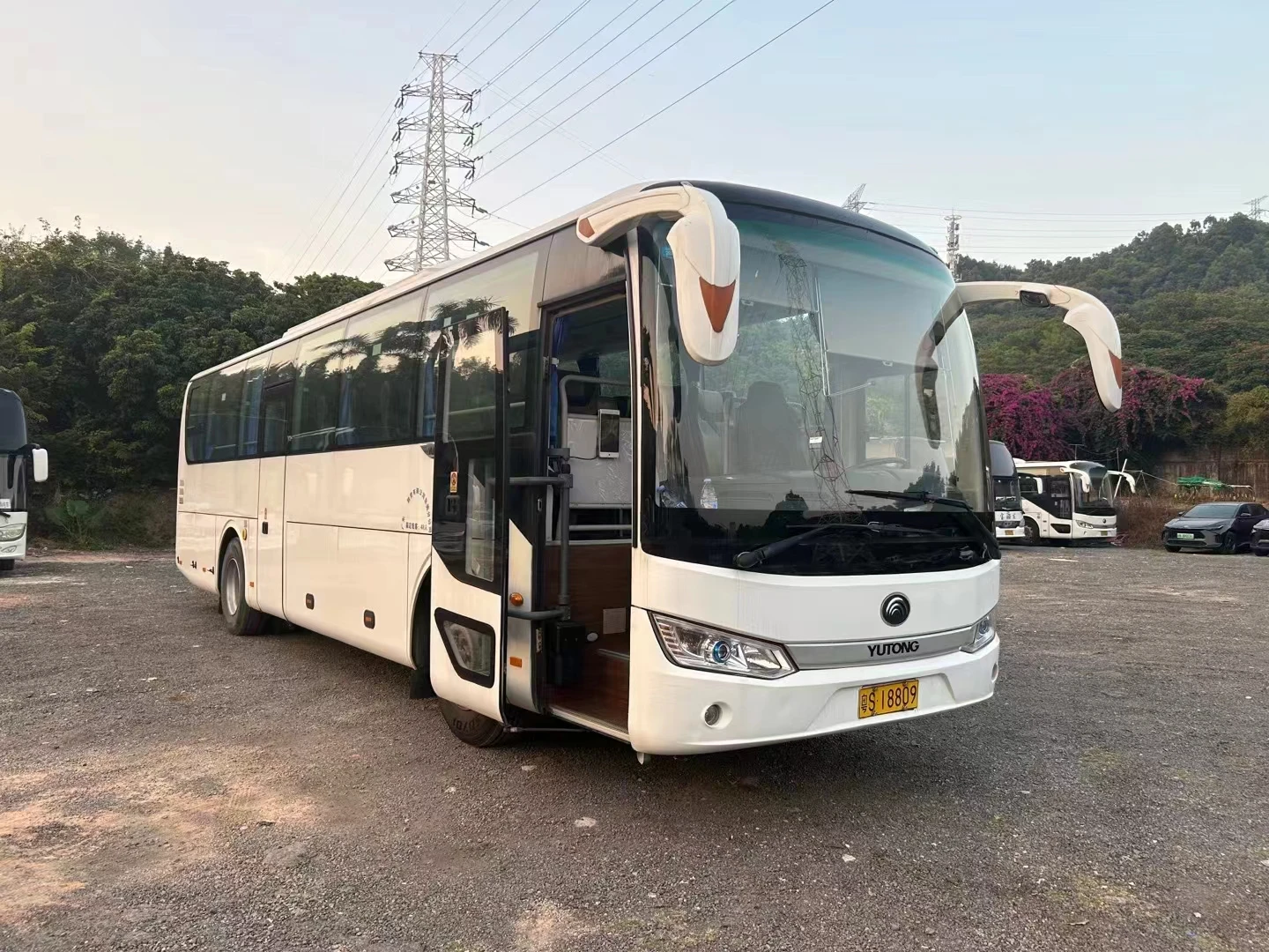 48-50 Seats Diesel Luxury Coach Bus for Sale - Long Transport