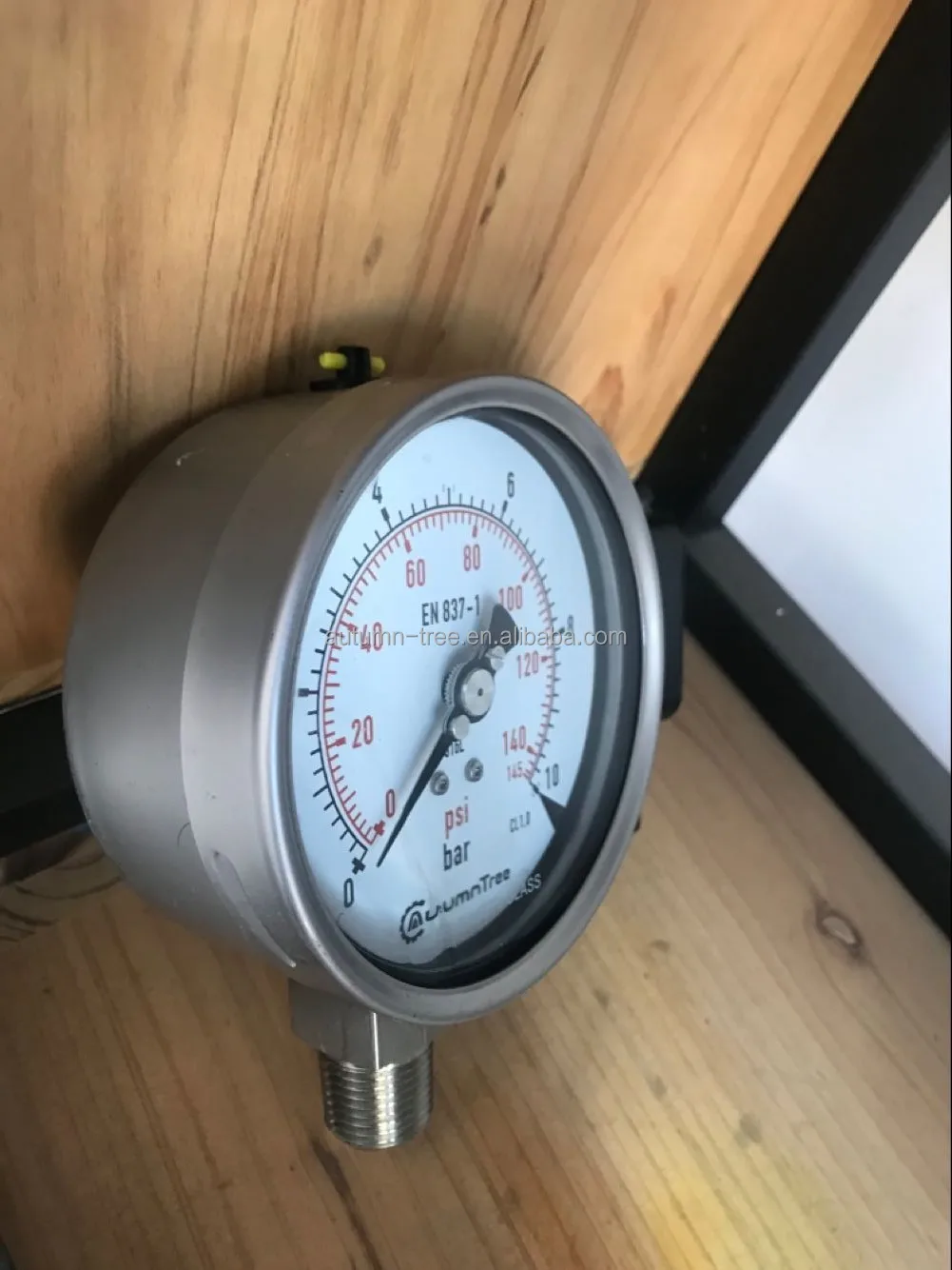 Pressure Gauge with Electrical Output Signal - Model 321AL