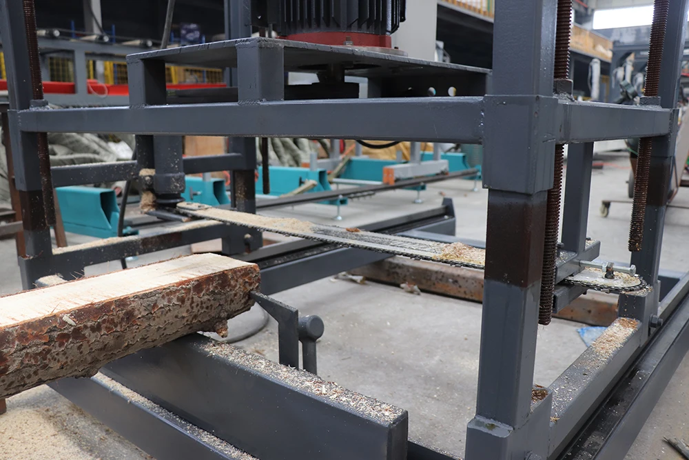 Portable Horizontal Chainsaw Mill - Efficient Woodcutting