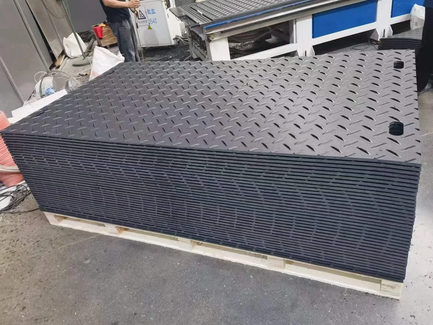 HDPE 4x8 ft Ground protection Mats Interlocking Heavy Duty Excavator ...