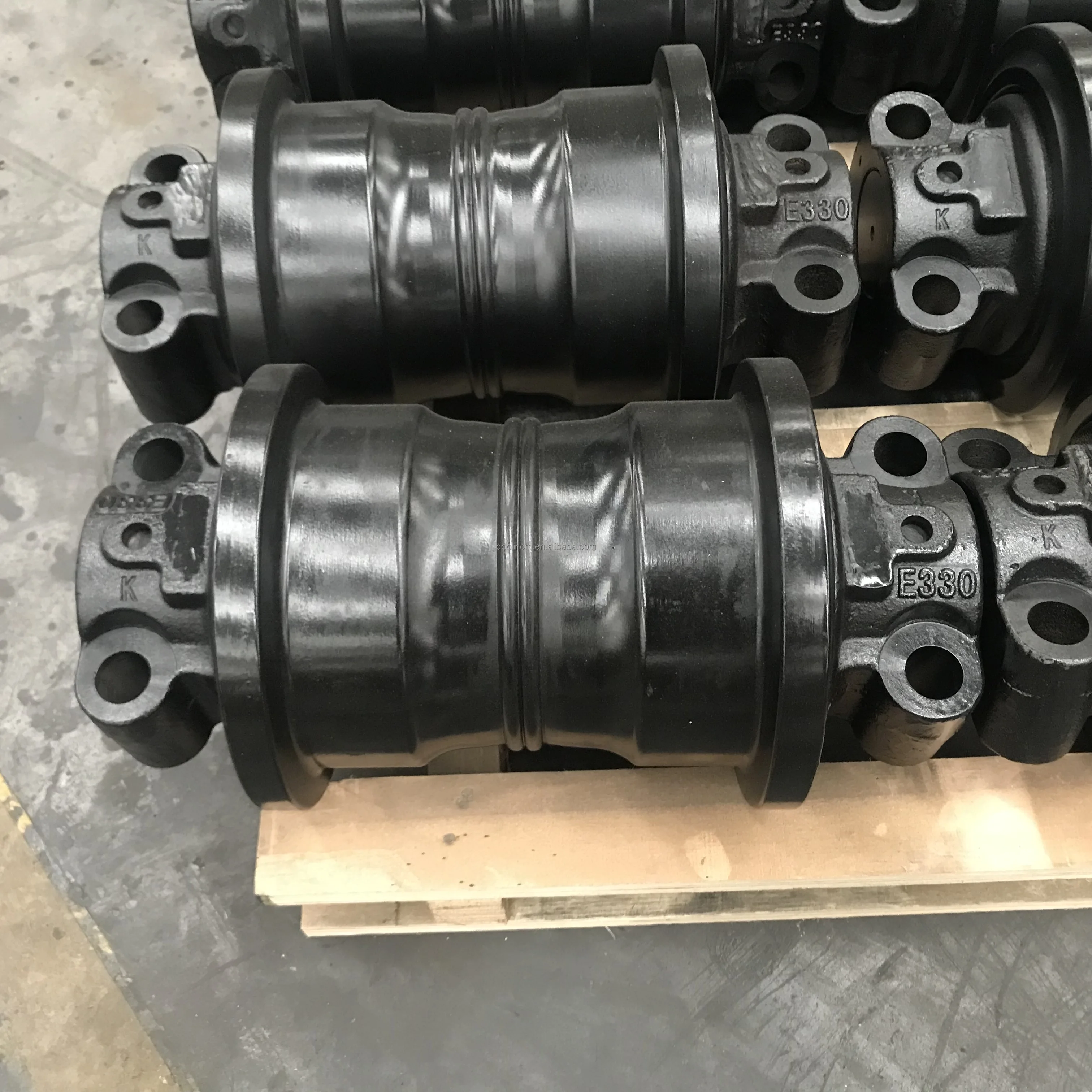 E330 Excavator Undercarriage - Doolin Bottom Roller Track Roller