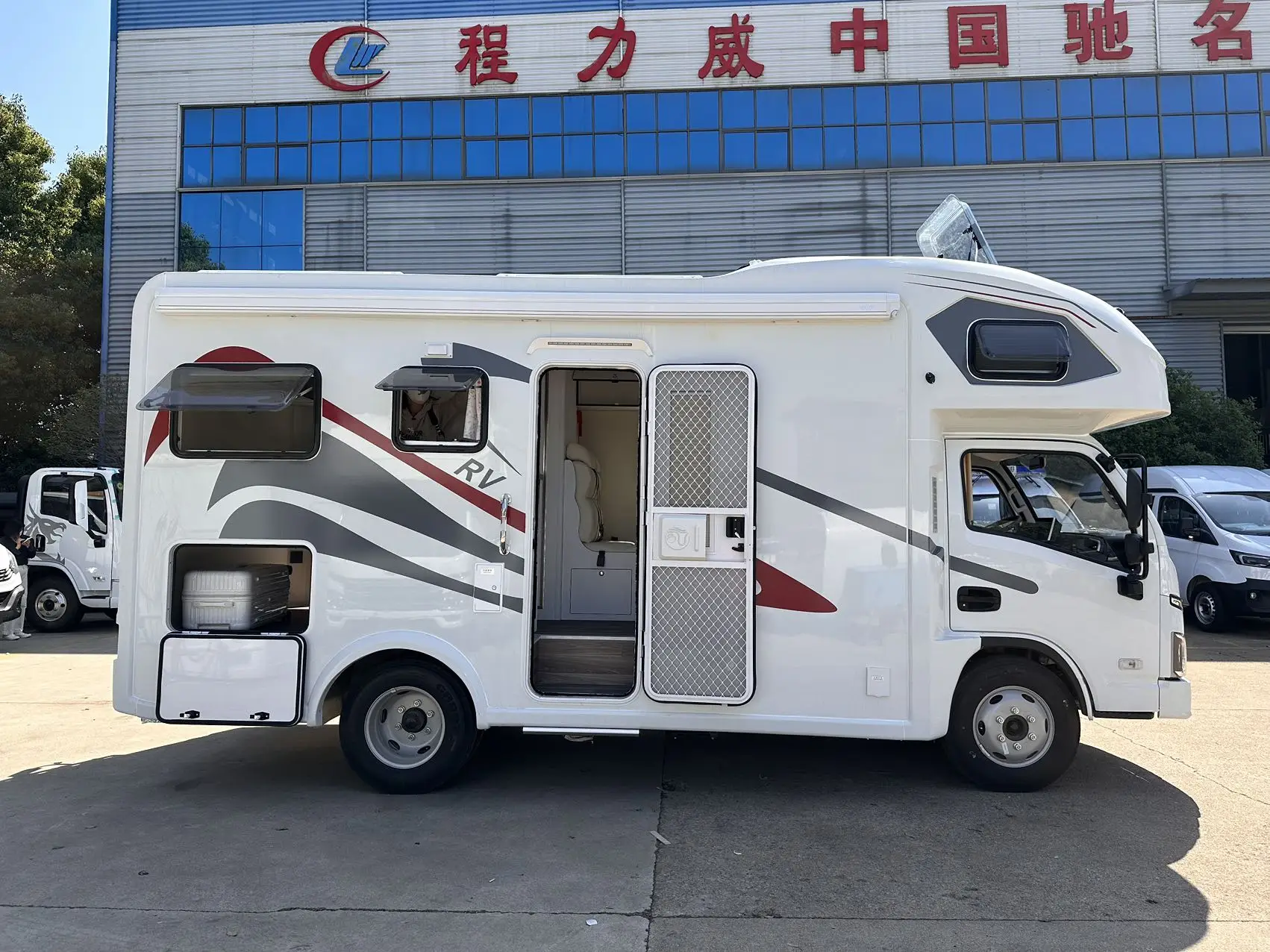 Customized Yuejin S100 Small Light Motorhome Rv 4x2 Mobile Touring Car ...
