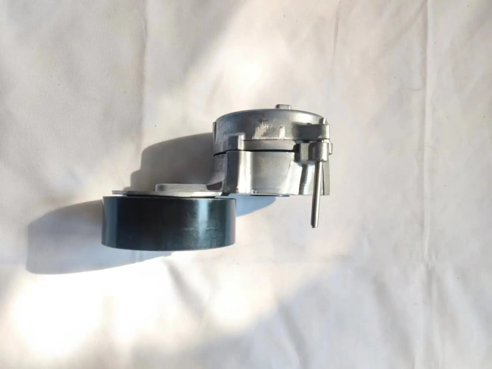 95810236130 958102 36131 06e903133ag Hot Sale Drive Belt Tensioner ...