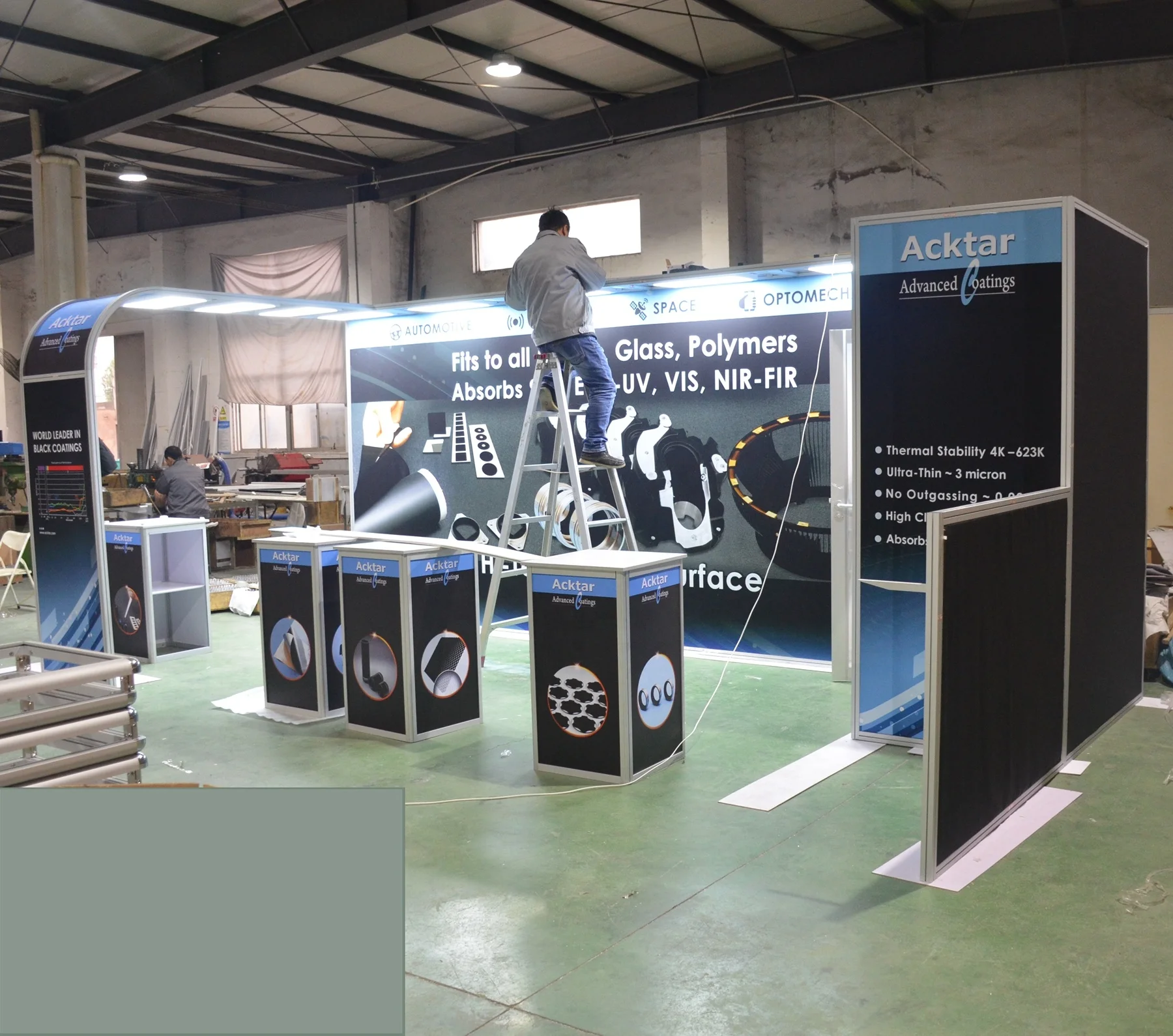 Custom 6m Exhibition Booth Backwall With Shelves & Wall Panels - Oem