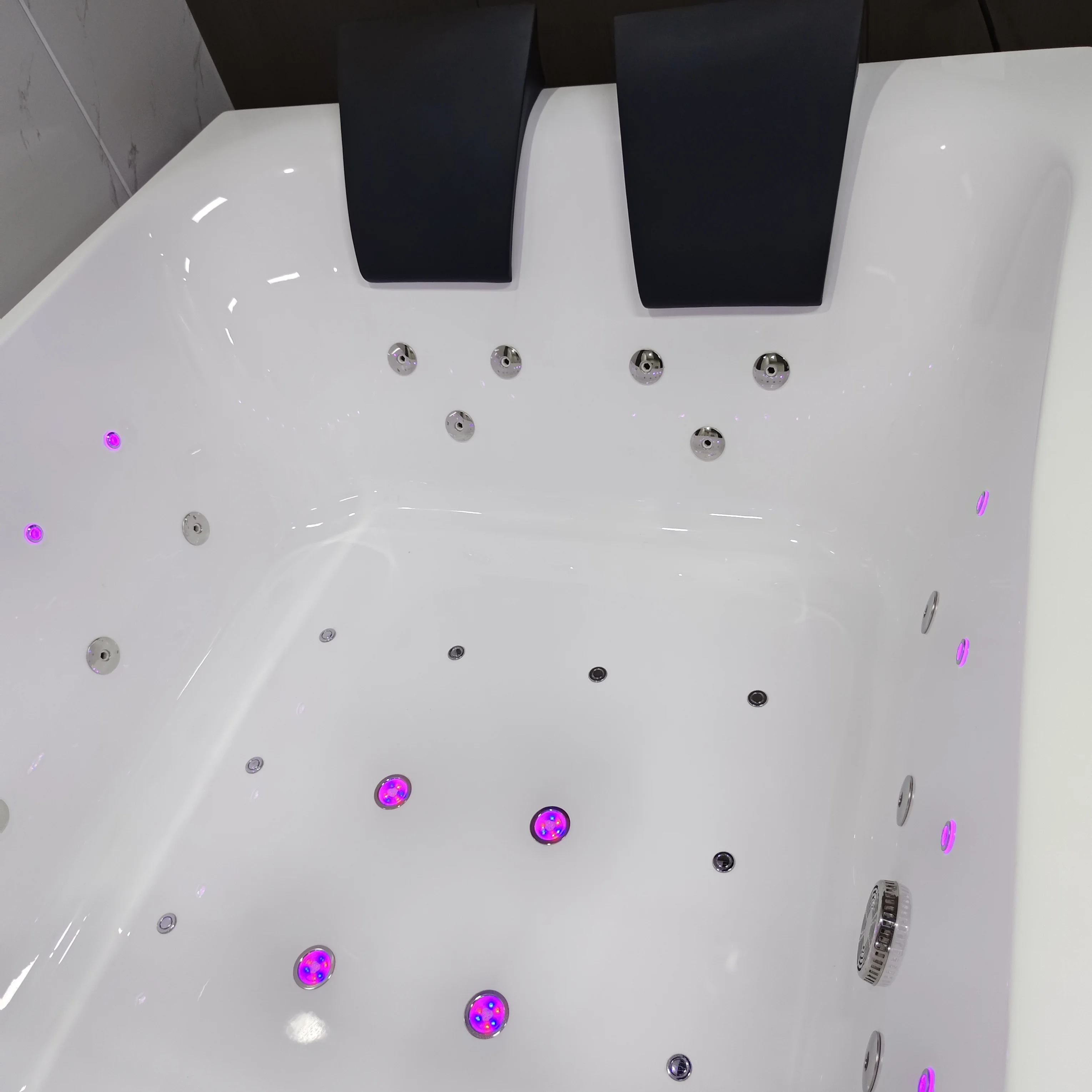 Indoor Acrylic Spa Freestanding Bathtub Japanese Hydro Massage Air Jet ...