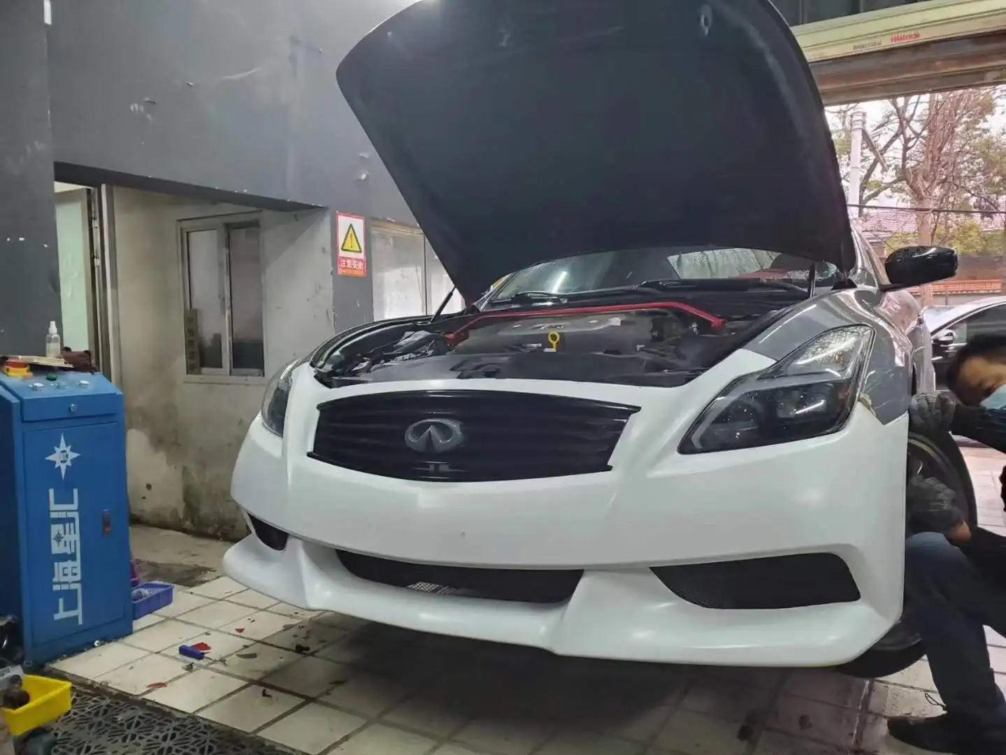 IPL Design Carbon Fiber Front Bumper for Infiniti G37