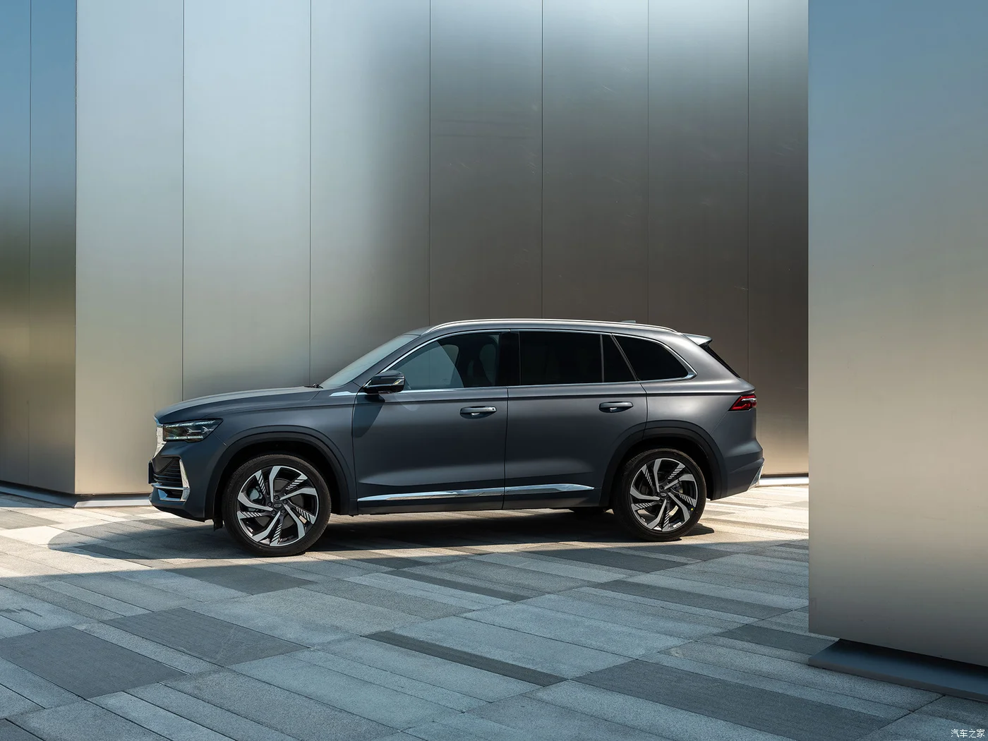 Geely Monjaro 2.0td-7dct Luxury Suv Ar-hud Qualcomm 8155 Chip Adaptive ...