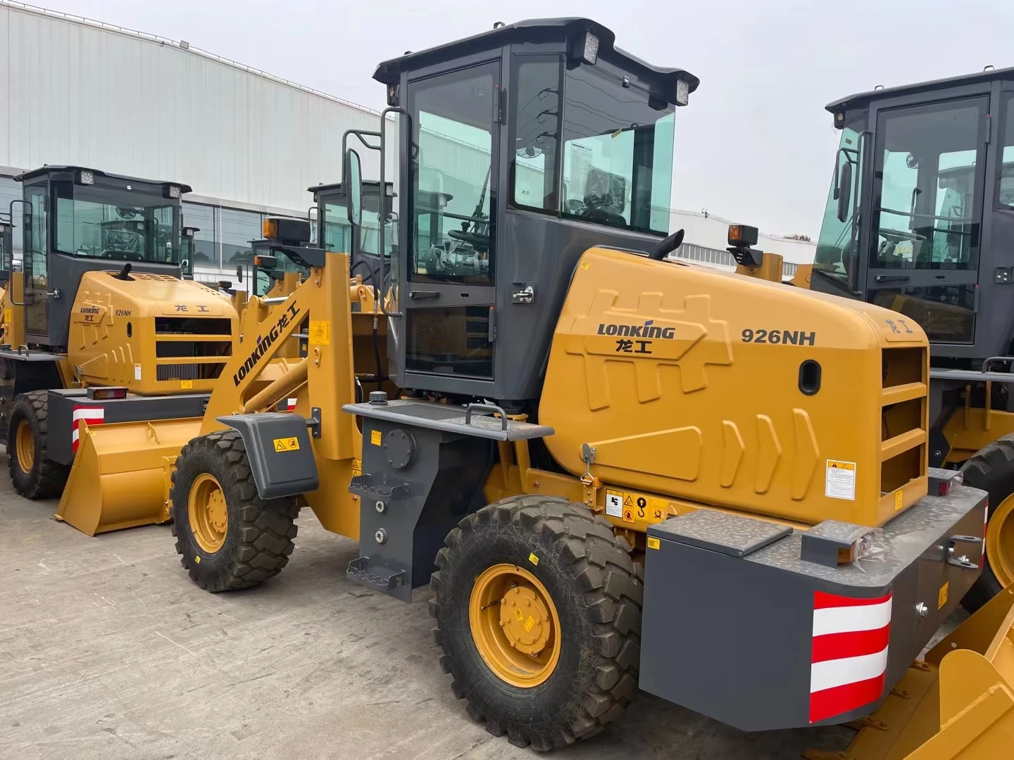 Lonking Large Scale Wheel Loader Lg820 For Heavy Duty Work Sturdy ...