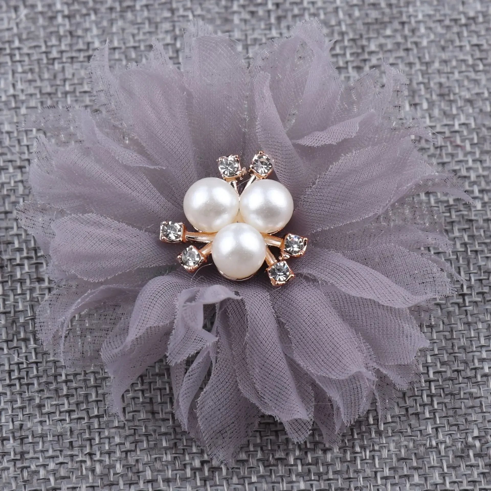 2023 6.5cm Fashion Ruffled Metallic Fabric Flowers With Pearls For Hair ...