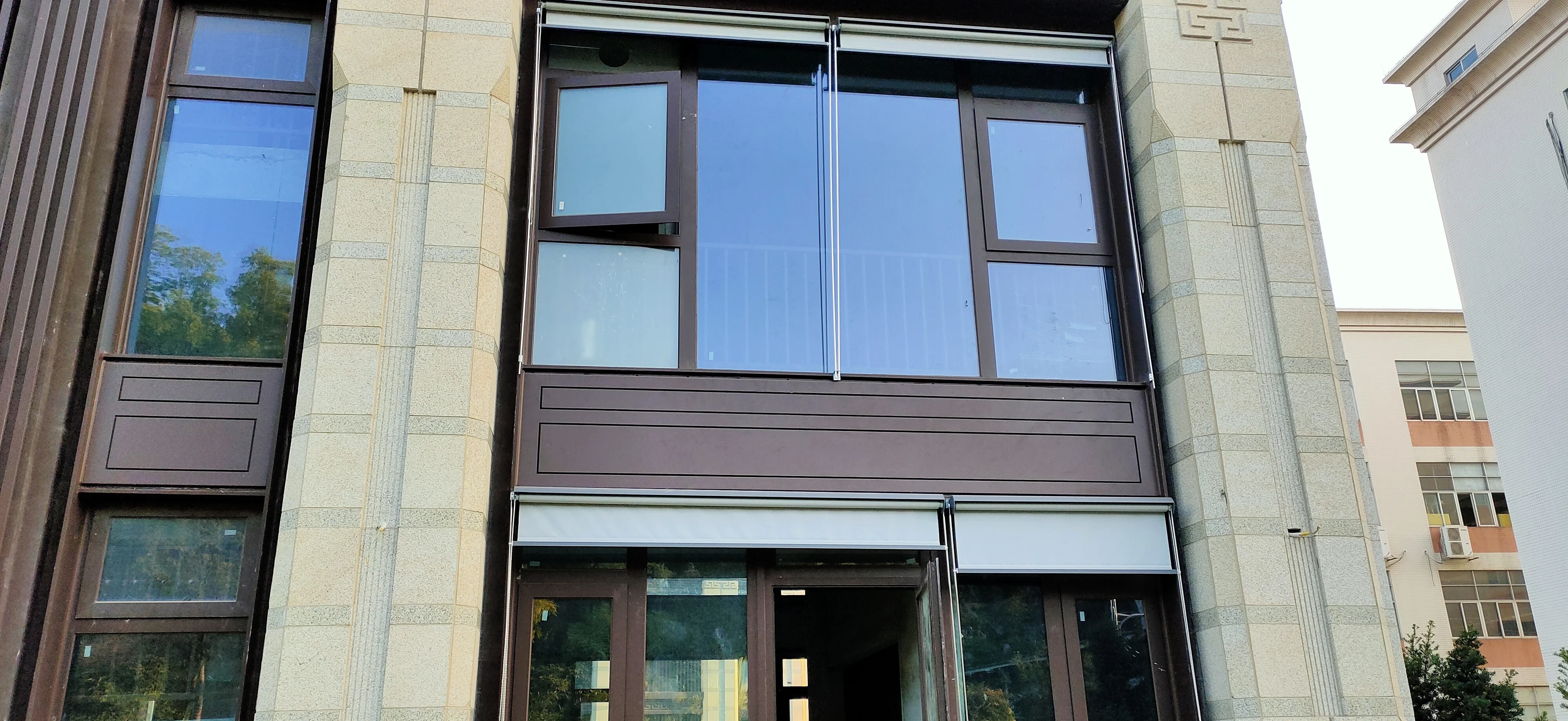 Swing Open Style Aluminum Alloy Casement Windows With Vertical Louver ...