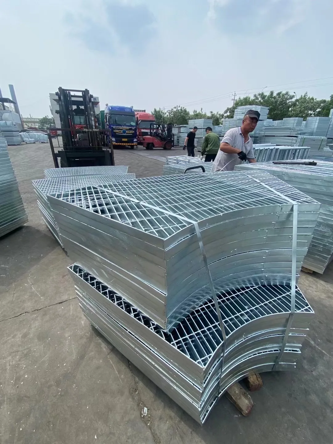 Alibaba.com: Serrated steel grating, floor grating storm drain cover ...