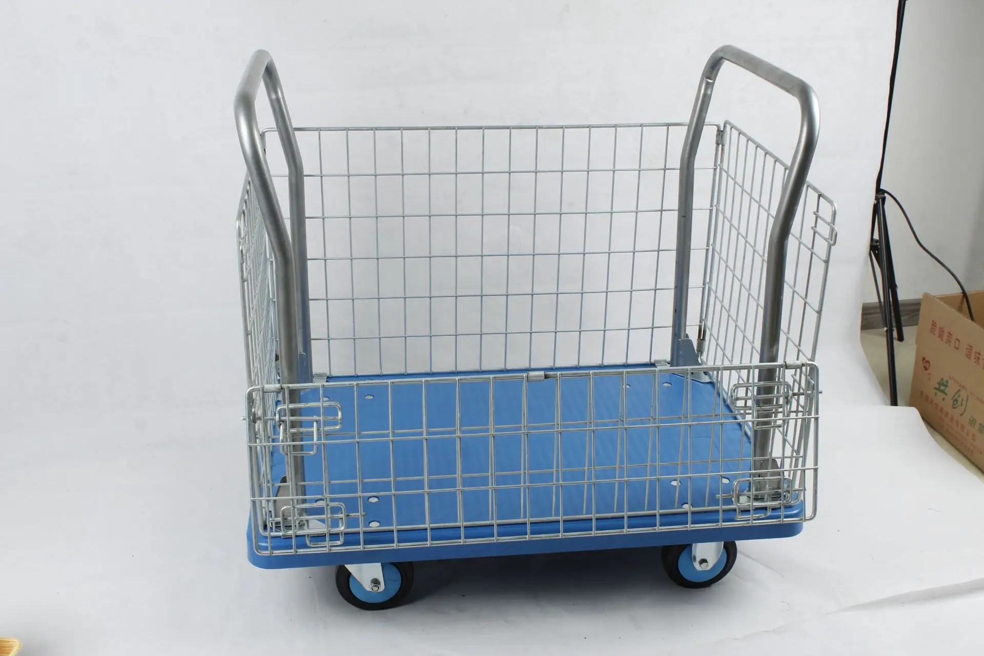 150kg 300kg Folding Plastic Trolley Cart with Wheels
