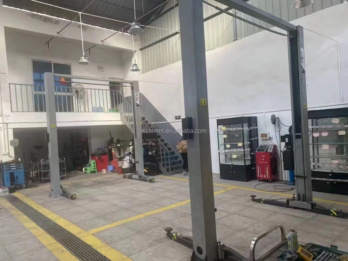 Second Hand 4000kg Two Post Car Lift - Good Condition