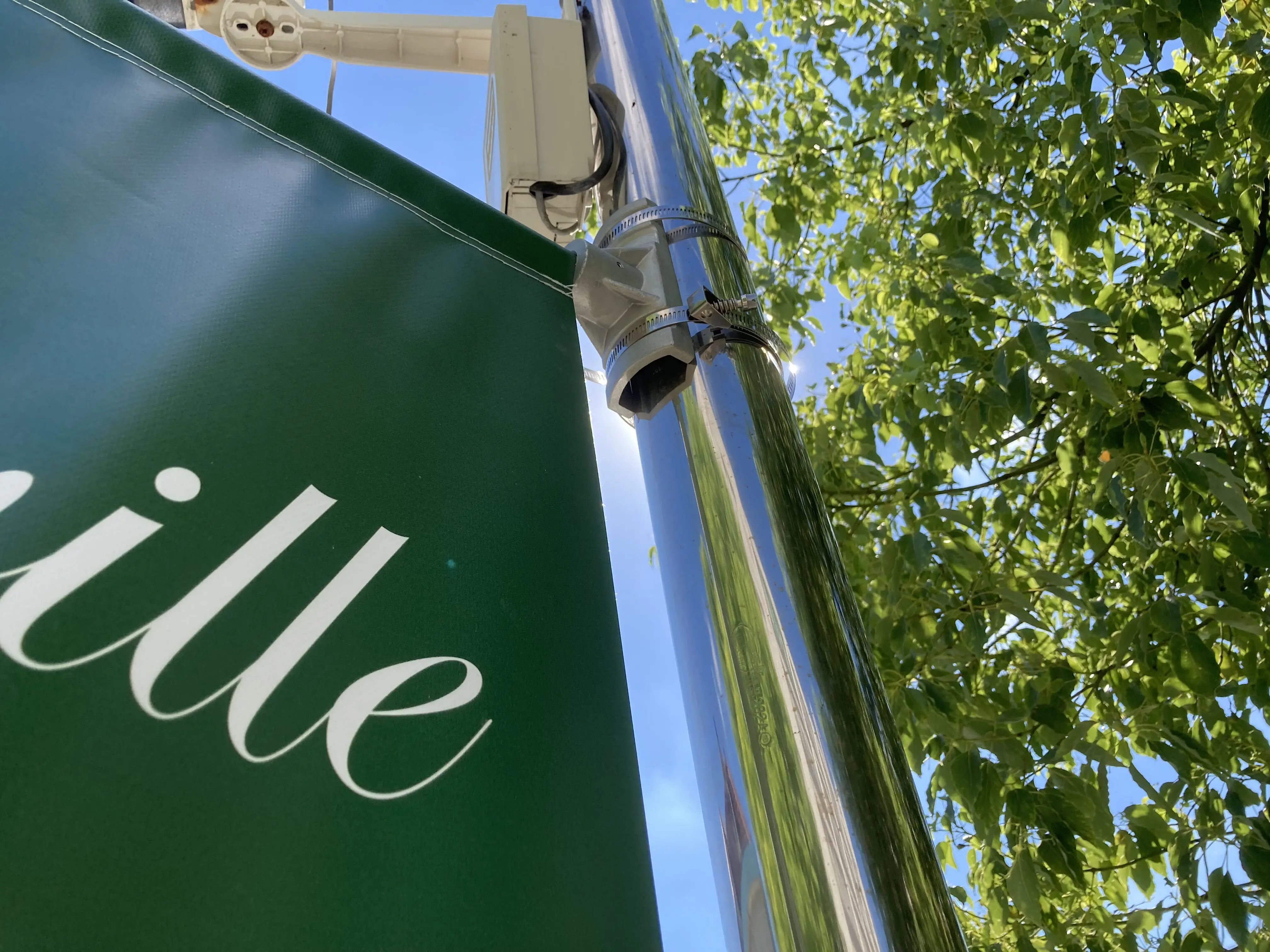 Outdoor Advertising - Efficient Road Lamp Light Pole Banners