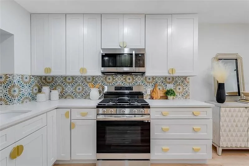 KCMA Modular Solid Wood American Style Pantry Cabinet White and Best Wood Kitchen Cabinets ...