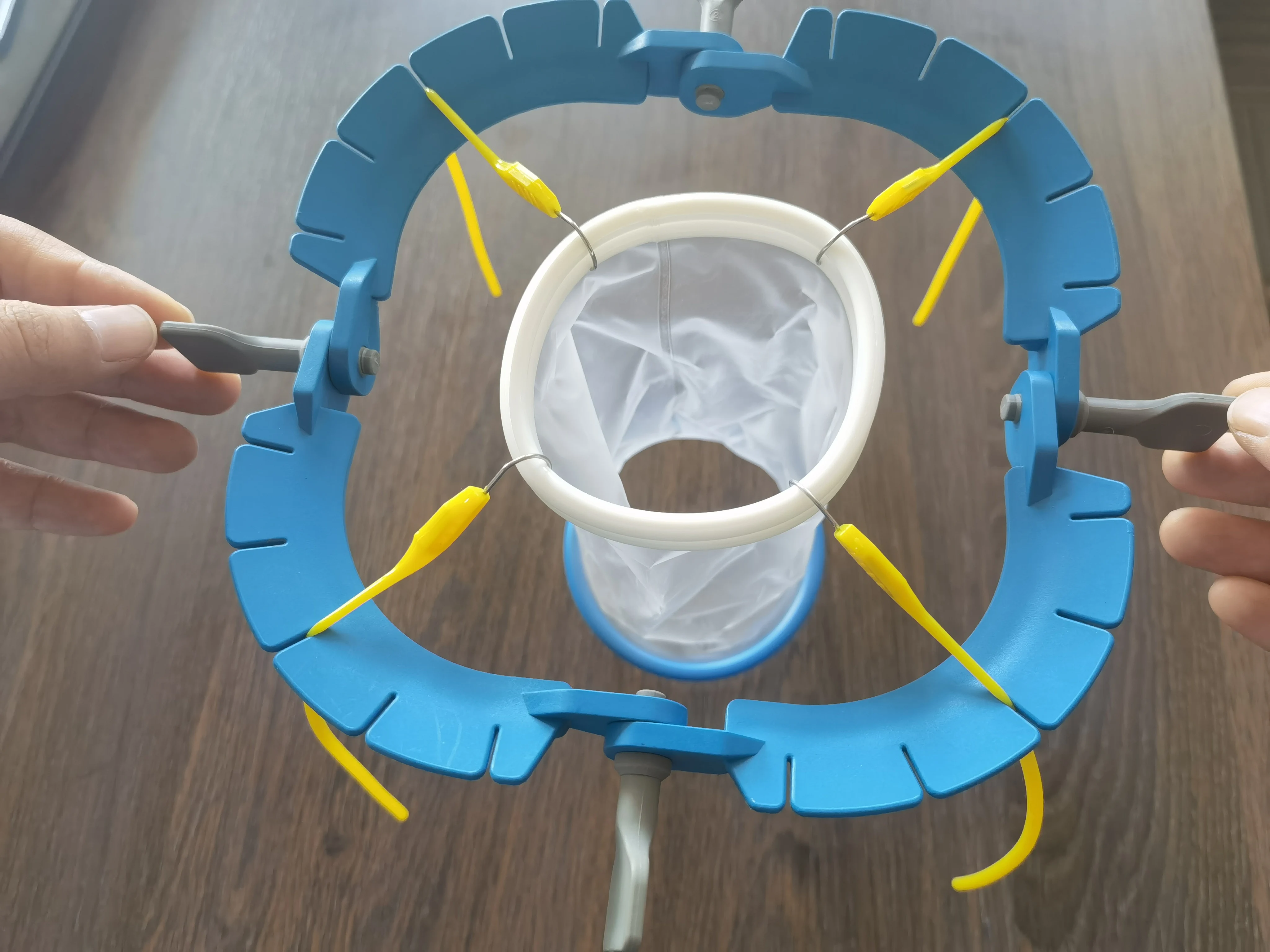 Disposable Self-retaining Abdominal Surgical Retractor Rings For ...