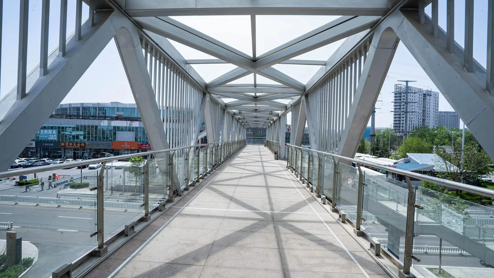 Modular Prefab Steel Pedestrian Bridges Modern Outdoor Smart Load ...