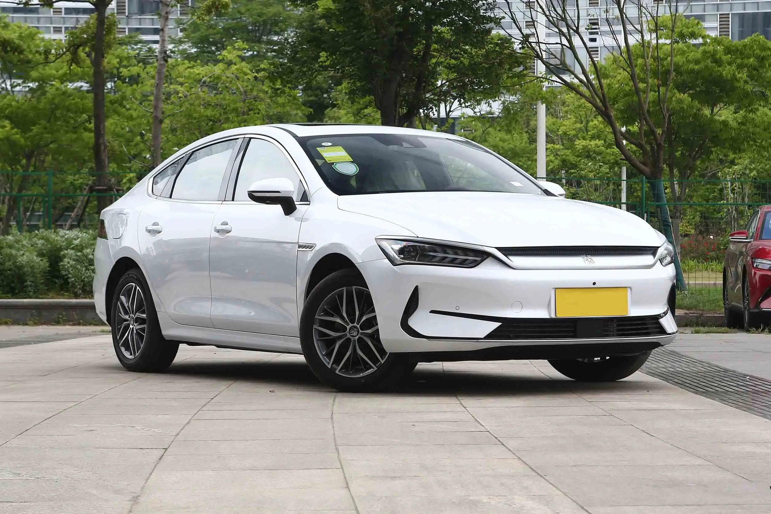 Electric Vehicle Car Byd Qin Plus Ev 600 2022 Byd Car 4 Wheel Byd Qin ...