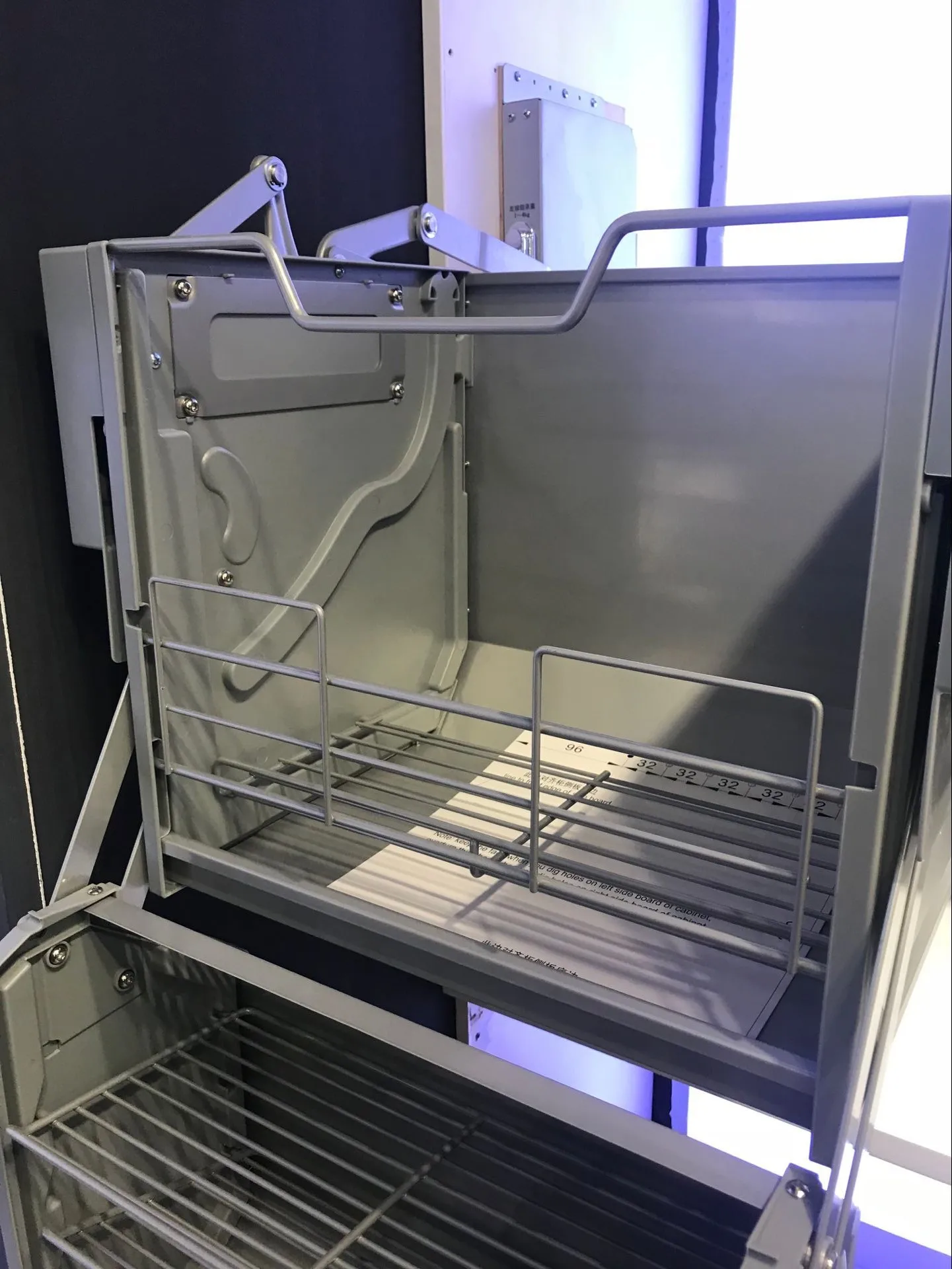 High Quality Modern Pull down Kitchen Cabinet Storage Shelves