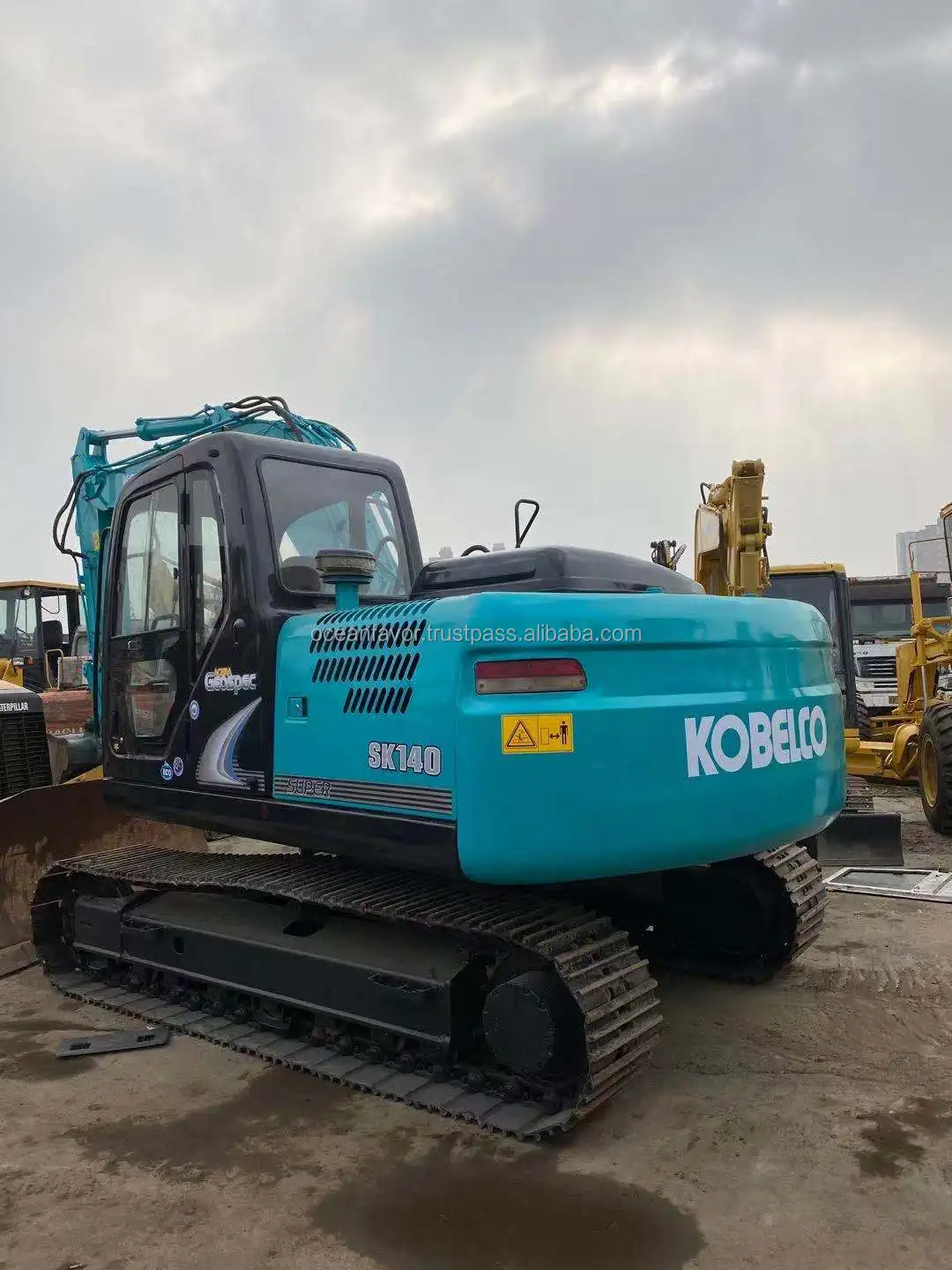 Japan Made Midi Excavator Kobelco Sk140 Tracked Digger Price Low On ...