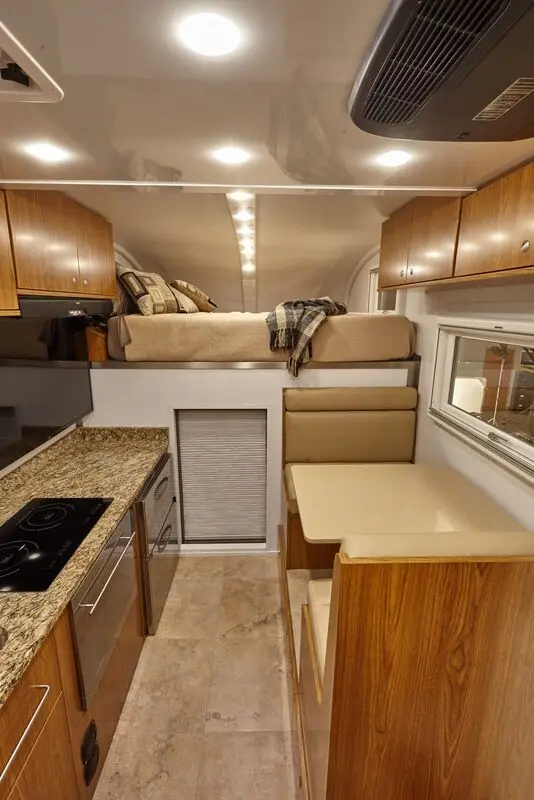 Expedition Motorhome - Customized Truck Camper for off-Road Luxury