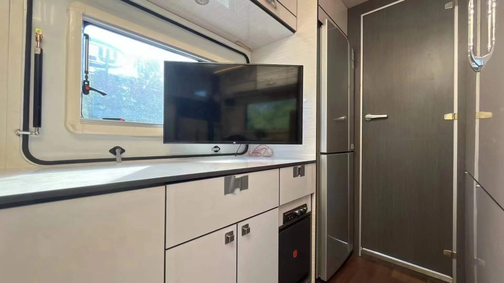 Limo RV Camper Motorhome - Customized Pickup Flatbed Truck