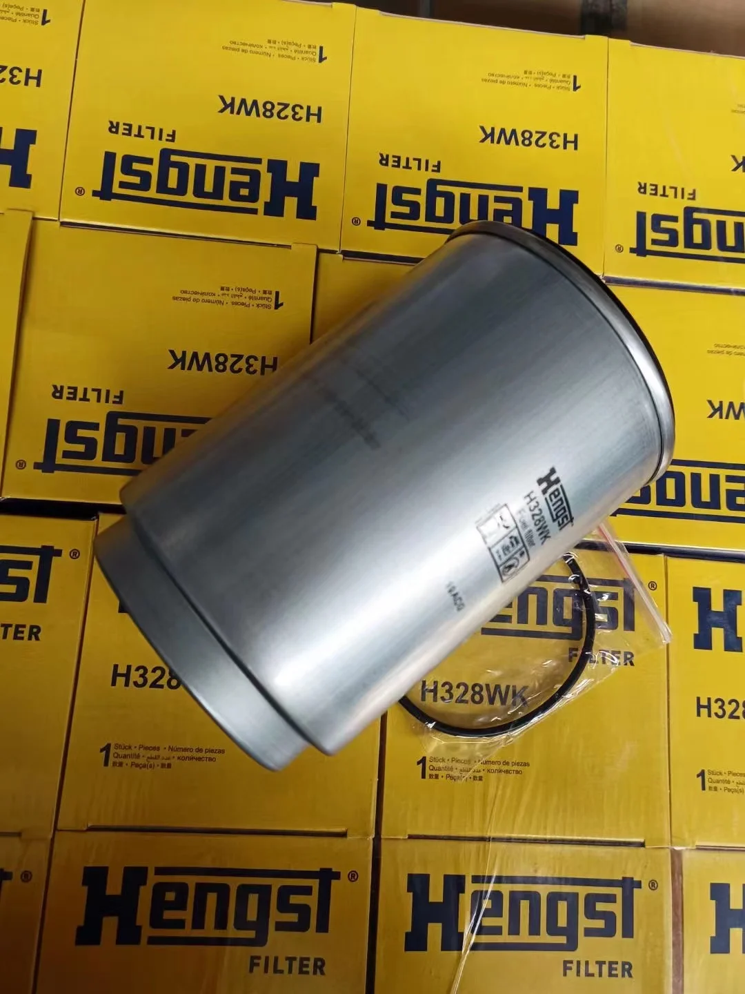 Truck Engine Oil Filter Fuel Filter E500KP02D36 E175HD129 E500HD129 for ...