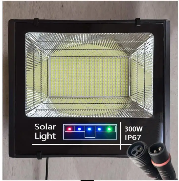 Hot Selling Aluminium 60W 100W 200W 300W 400W 500W 600W Solar Led Flood ...